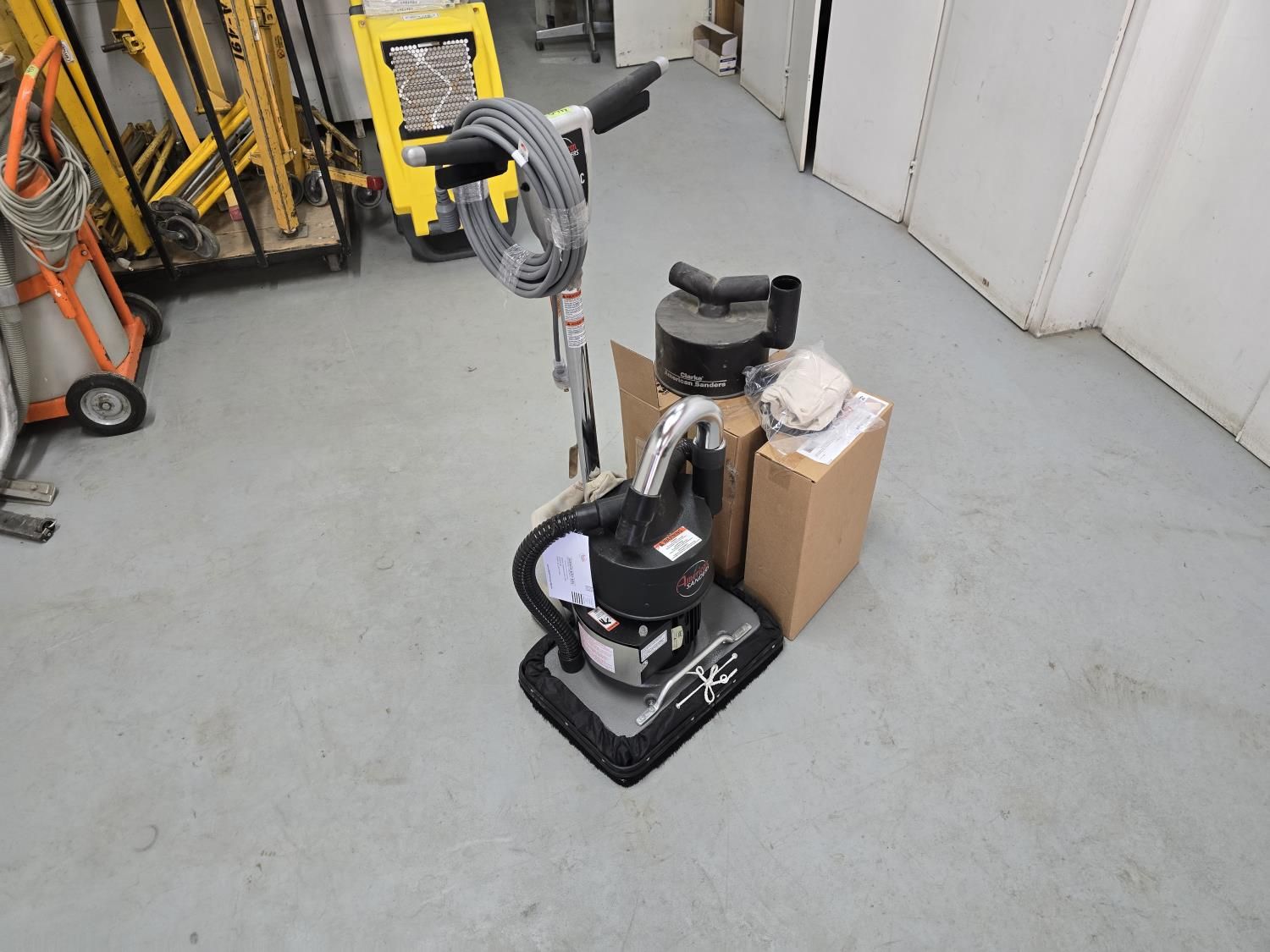 American Sanders OBS-18DC Orbital Sander [25CI24009-460] | Team Auctions