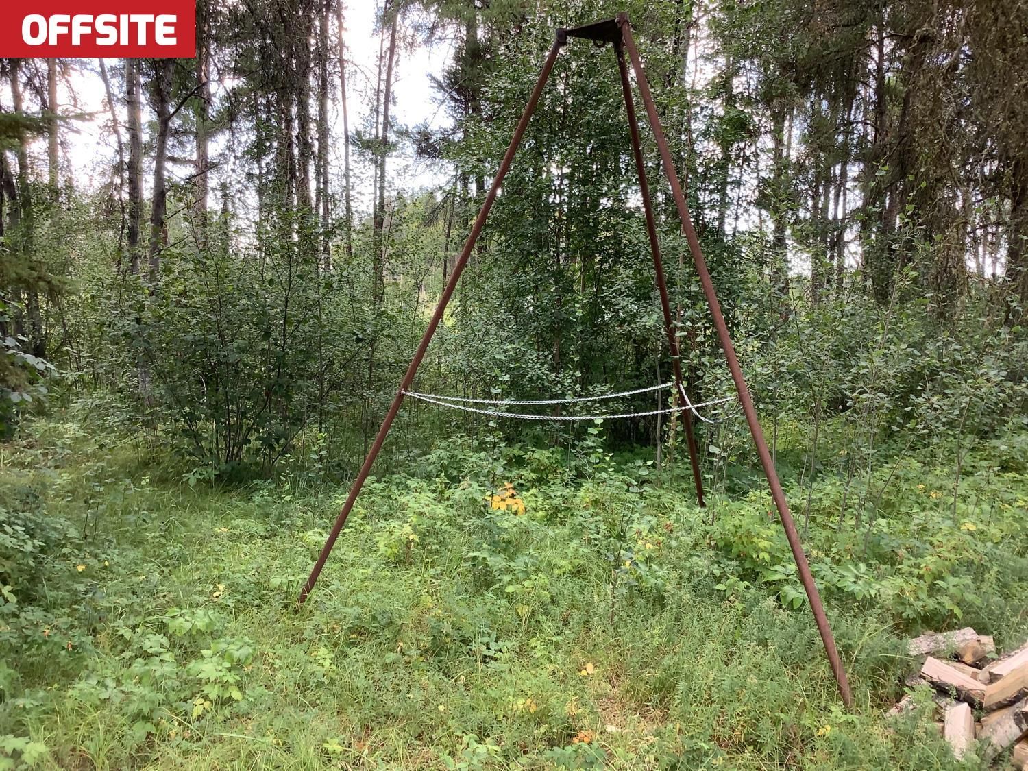 Custom Built Folding Skinning Pole [25HB05001-137] | Team Auctions