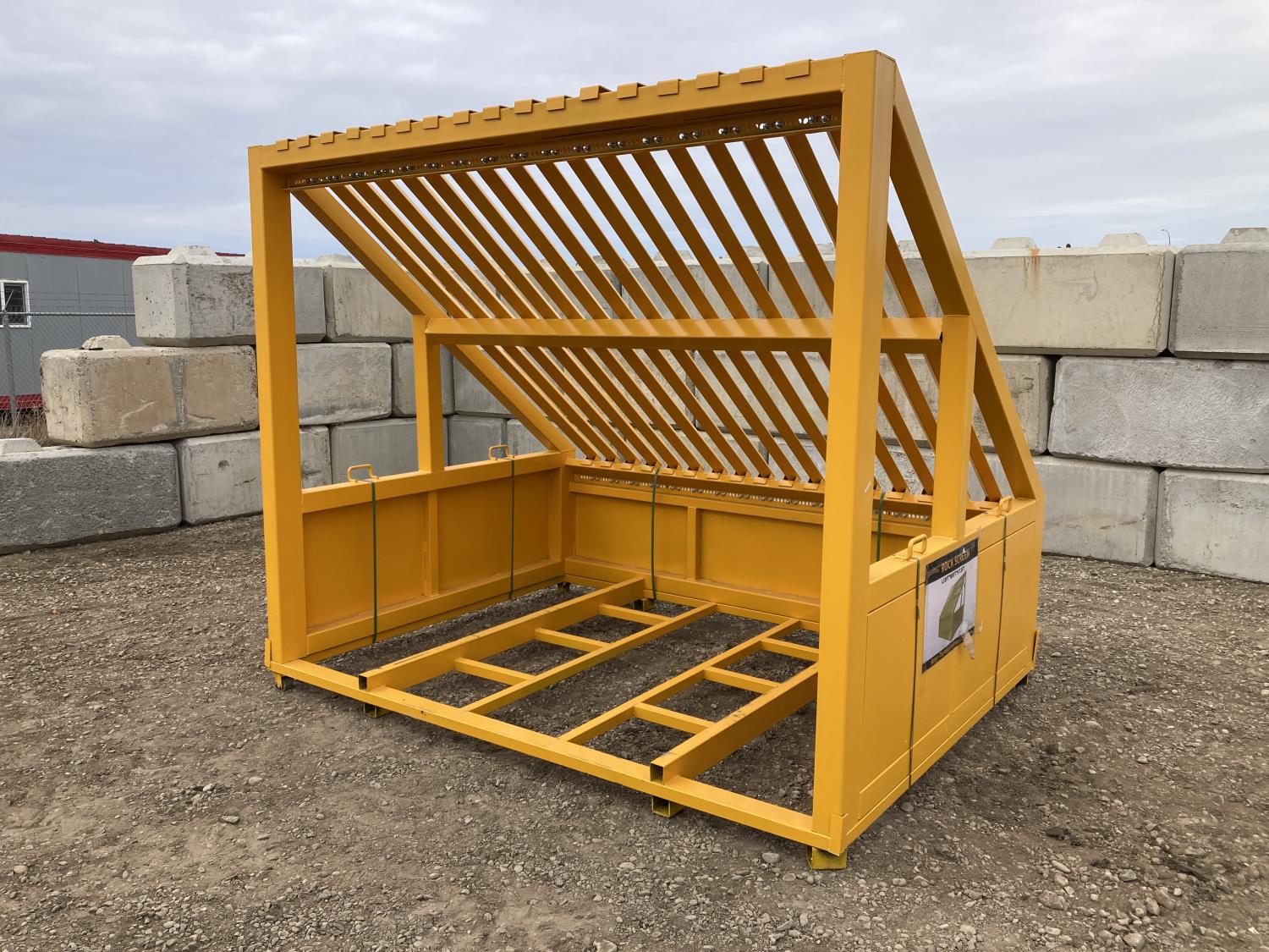 Bastone 10 Ft Grizzly Rock Screen (Unused) [24FP03994-046] | Team Auctions