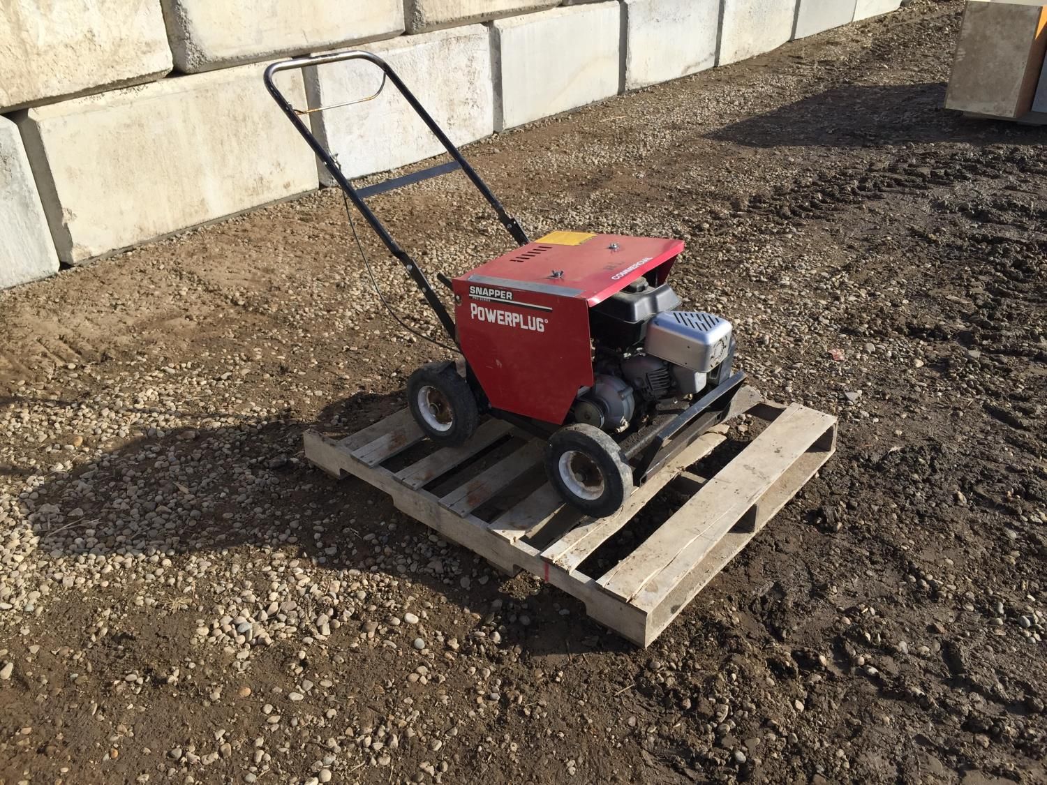 Snapper Powerplug Aerator [24CB10024-001] | Team Auctions