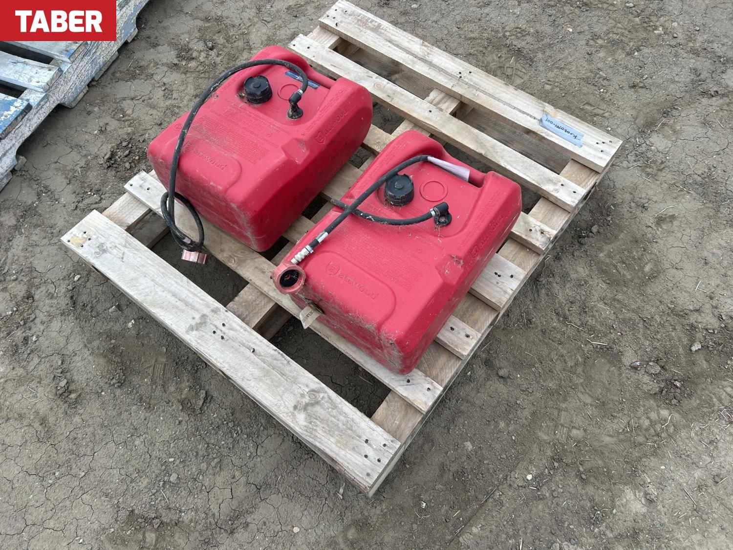 Qty of (2) 6 Gallon Fuel Tanks [25KJ02074-001] | Team Auctions