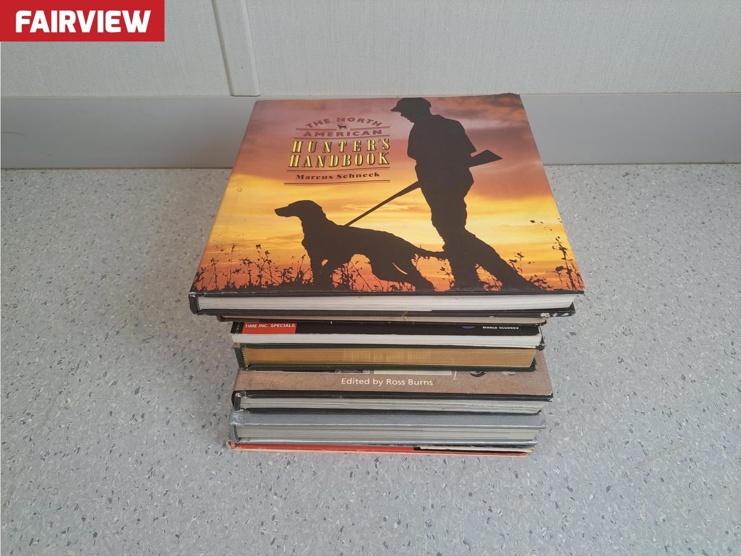 (7) Misc World Record & History Books [26BD92002-011] | Team Auctions