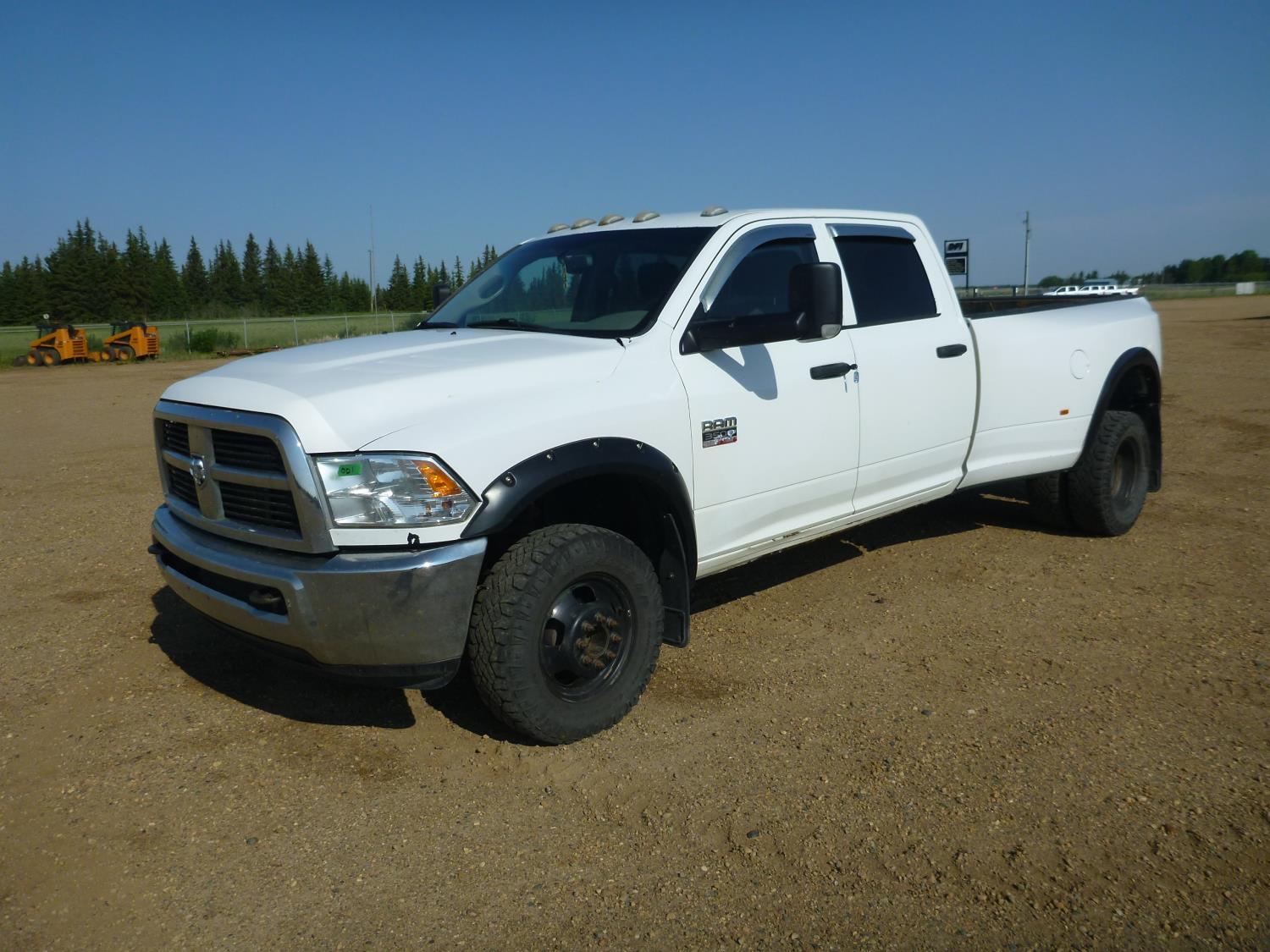 2012 Ram 3500 Heavy Duty 4X4 Crew Cab Dually Pickup Truck [25GG44001 ...
