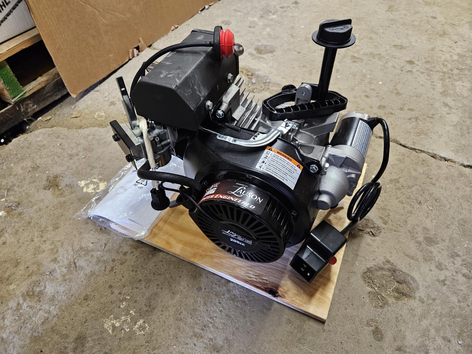 Lauson Snow King 208 cc Gas Engine (Unused) [24JH02002-324] | Team Auctions