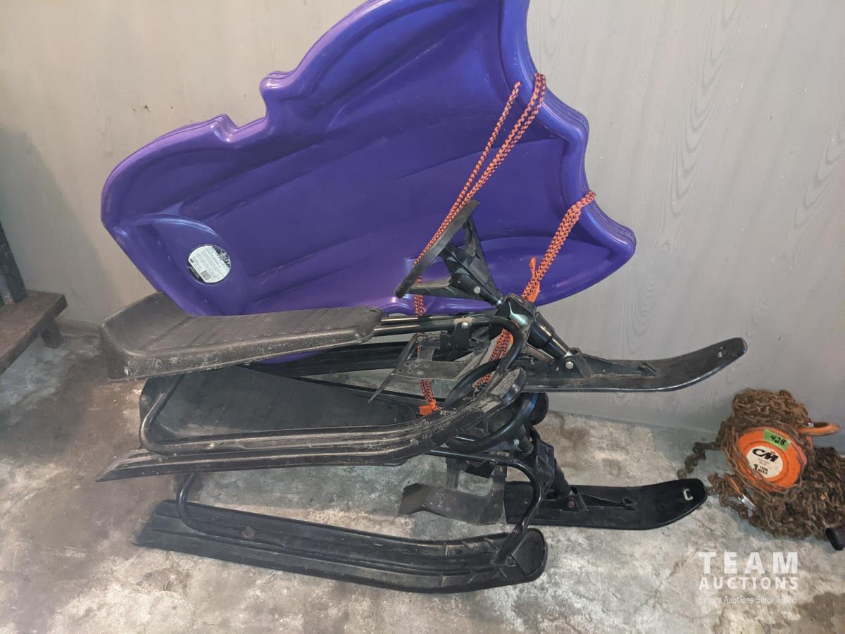 Toboggan & (2) GT Snow Racers [23DA11001-427] | Team Auctions