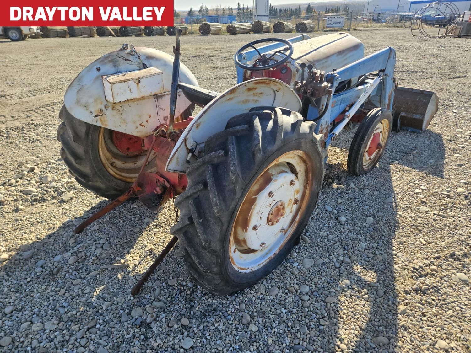 1946 Ford 2N 2WD Loader Tractor [25KE90014-001] | Team Auctions