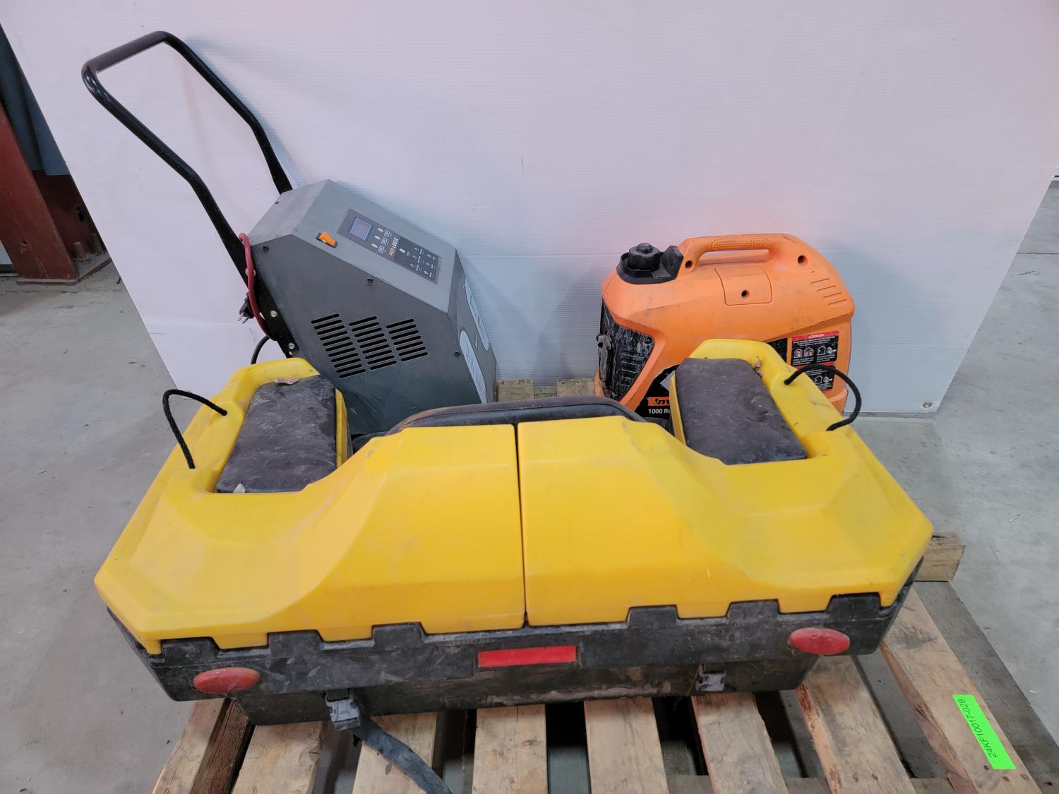 Procore 1000W Inverter Generator, Pro-Logix 6/12V Battery Charger and ...