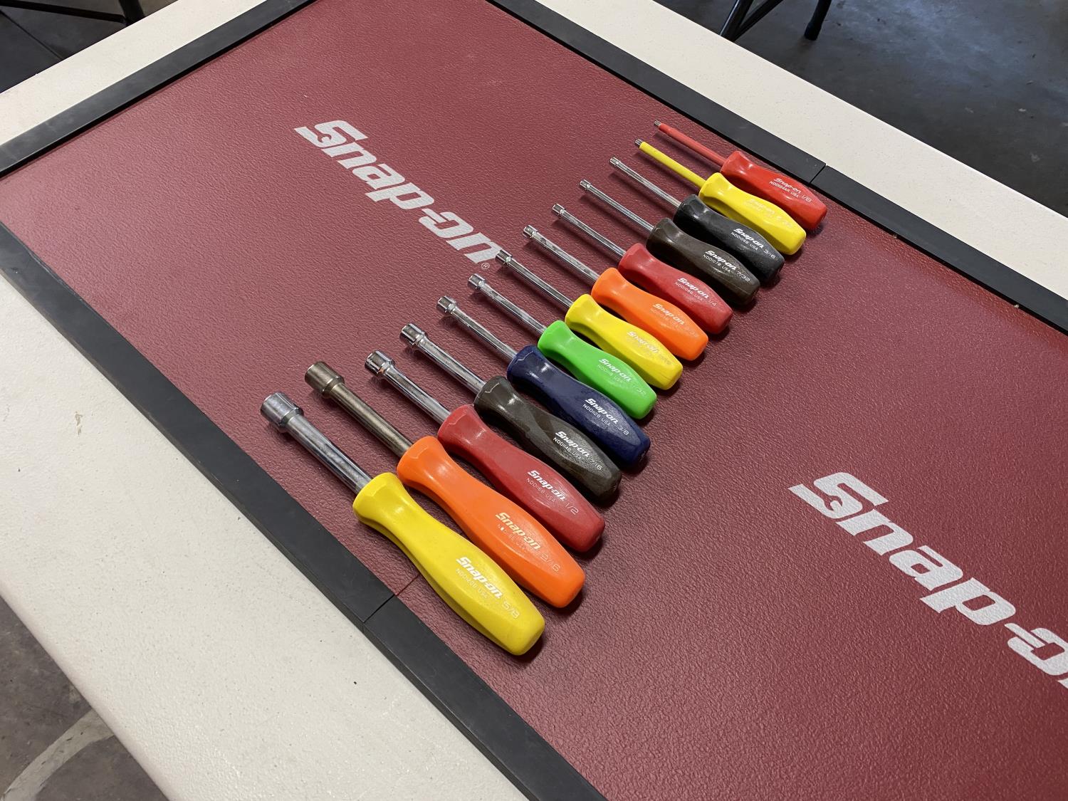 Qty of (11) Snap-on Nut Drivers [25IP02003-055] | Team Auctions