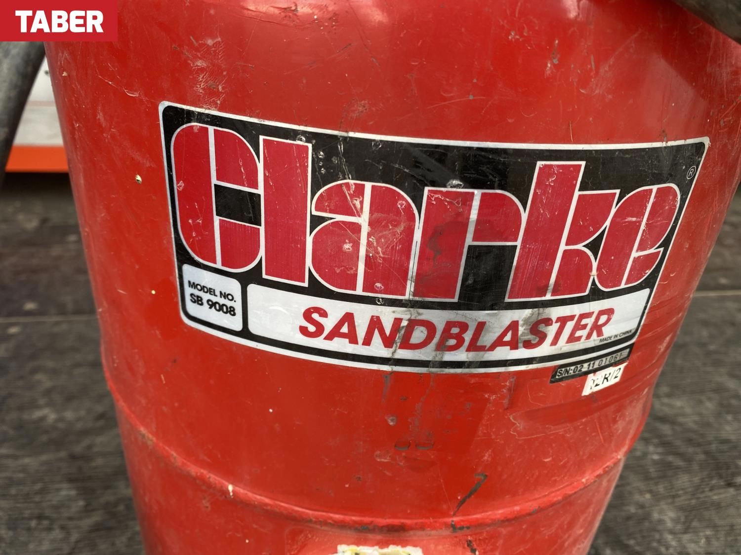 Clarke SB9008 Portable Sand Blaster [25KJ02013-014] | Team Auctions