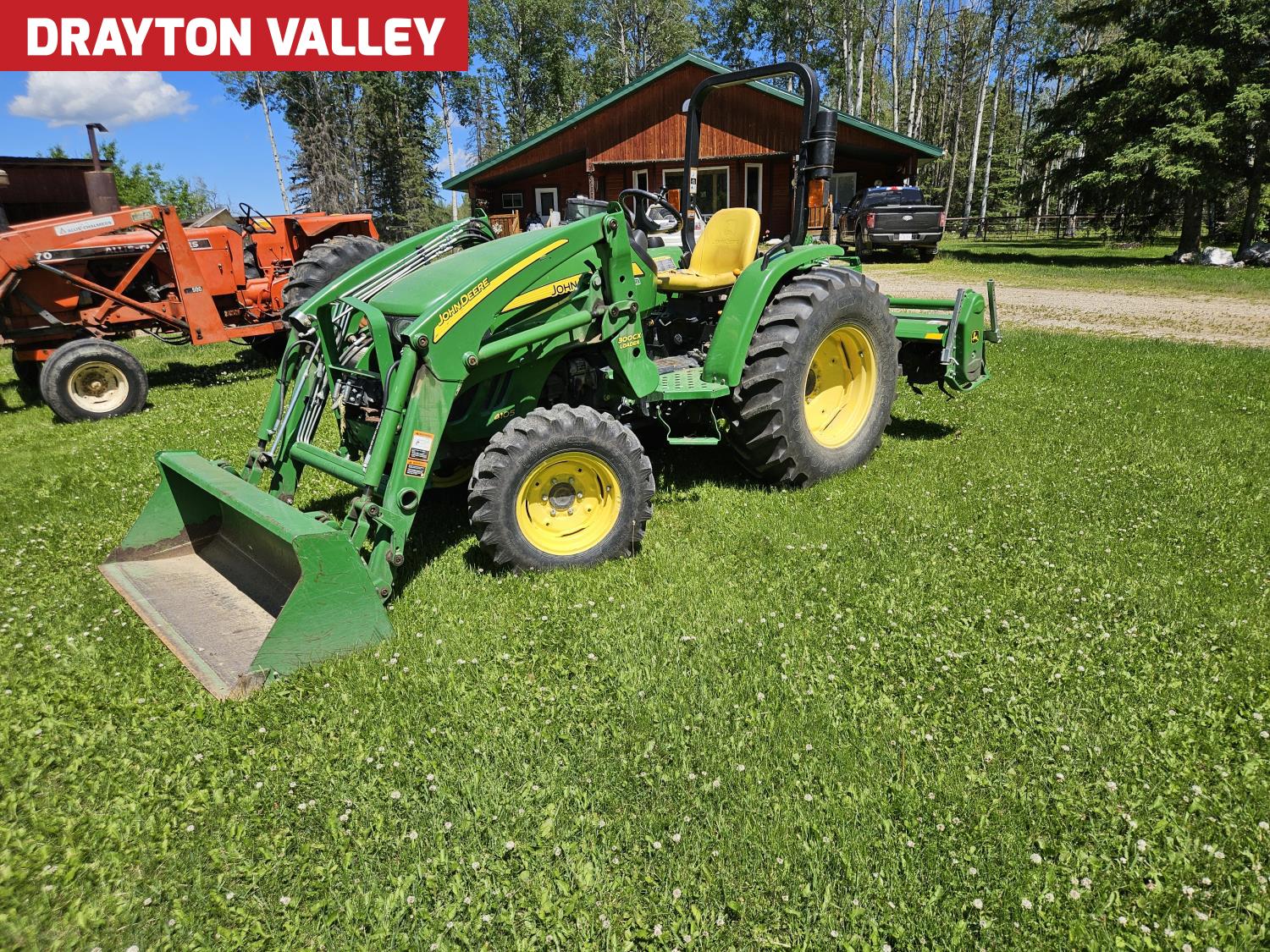 2011 John Deere 4105 MFWD Compact Utility Loader Tractor [25HC37002-003]