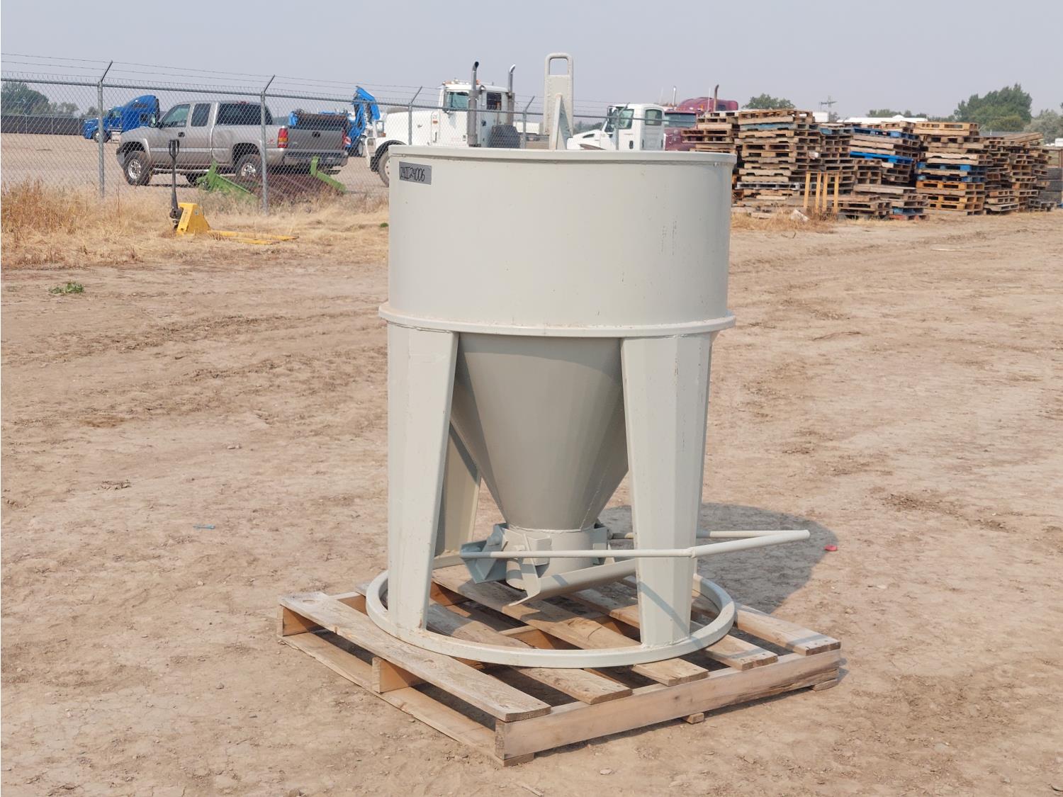 Quick Dump Concrete Hopper [24II24006-008] | Team Auctions