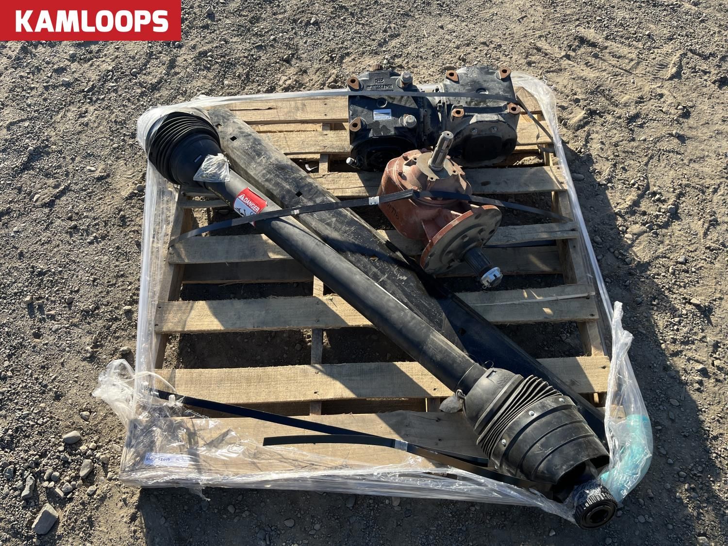 Driveshaft, PTO Box & Dual Drive Motor, Bucket Cutting Edge (Unused ...