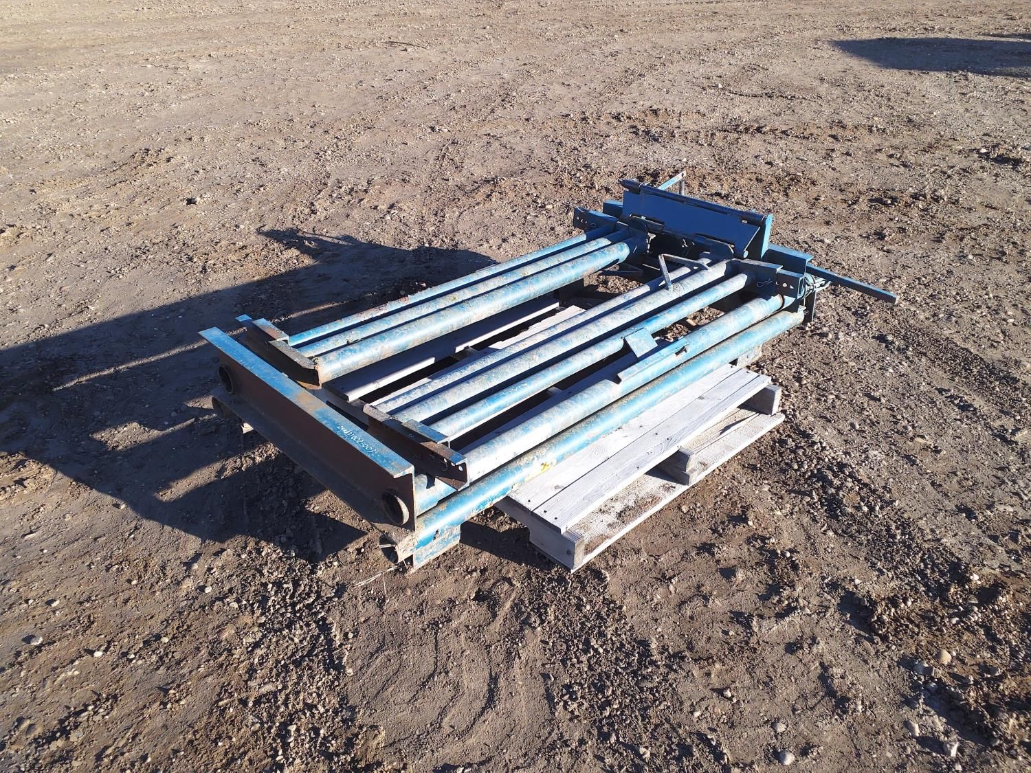 Cattle Head Gate [24KA31002-003] | Team Auctions