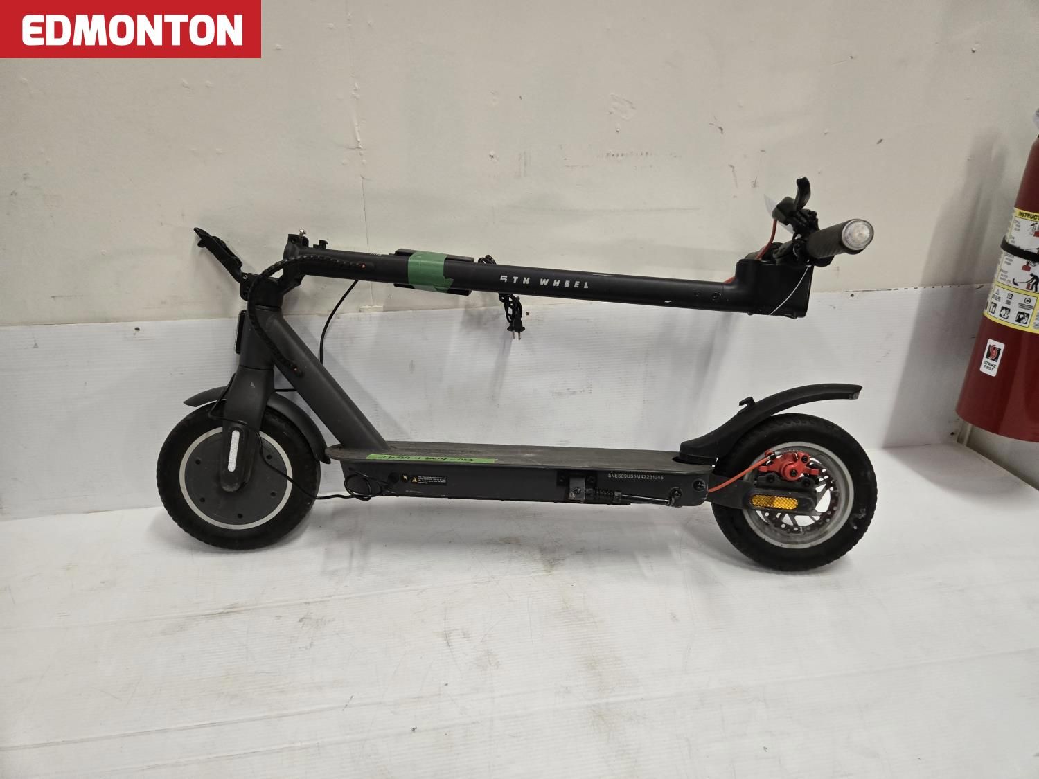 5TH Wheel Electric Scooter [26AA48004-013] | Team Auctions
