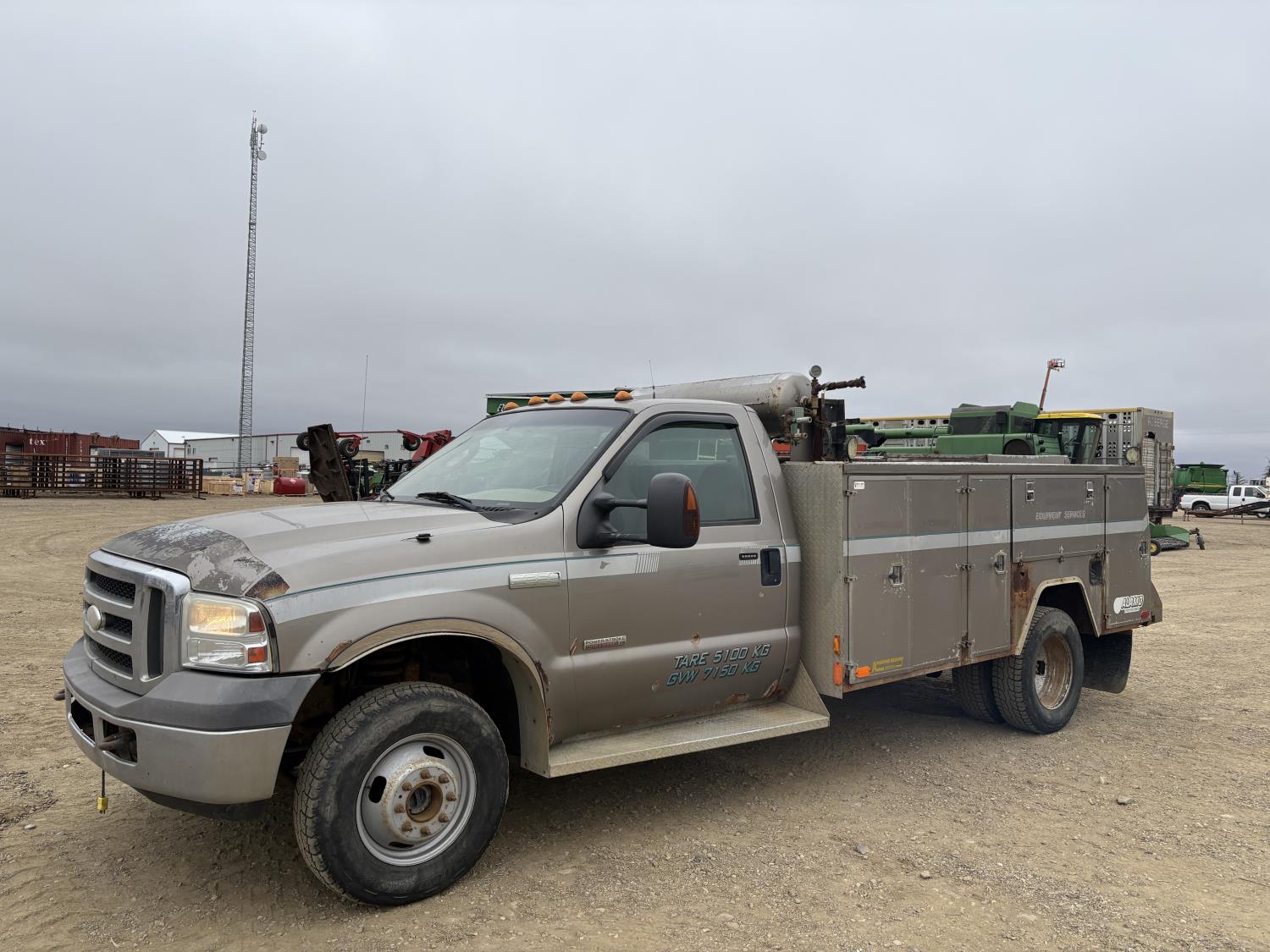 2005 Ford F350 4X4 Dually Regular Cab Mechanics Truck [24KI03043-001 ...