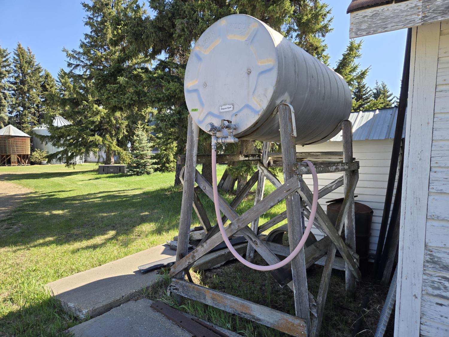 300 Gallon Dual Compartment Fuel Tank on Wood Stand [25FJ41001-059 ...
