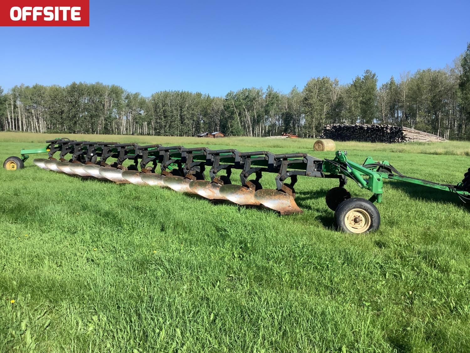 John Deere 3712 12 Bottom Plow [25HC05018-002] | Team Auctions