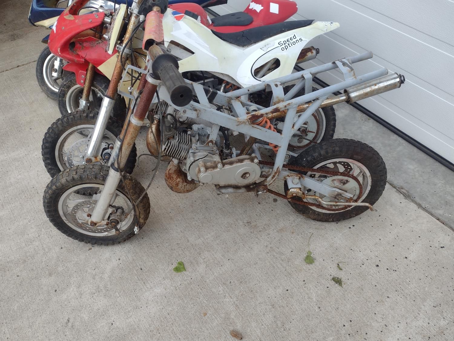 (5) Mini Motor Bikes & (1) Mini Snowmobile (Inoperable) [24FE04100-010 ...