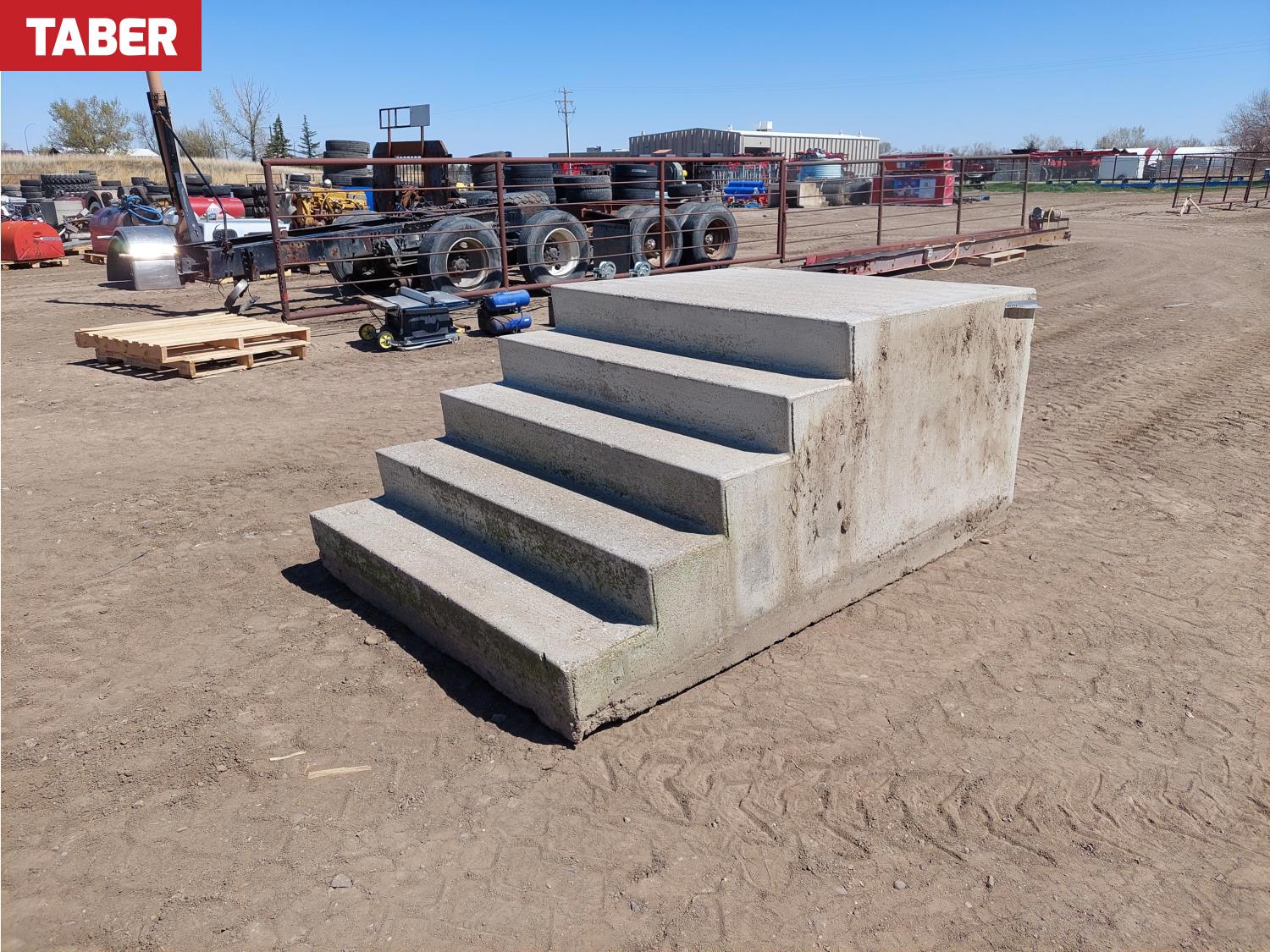Concrete Steps [25EF24014-048] | Team Auctions