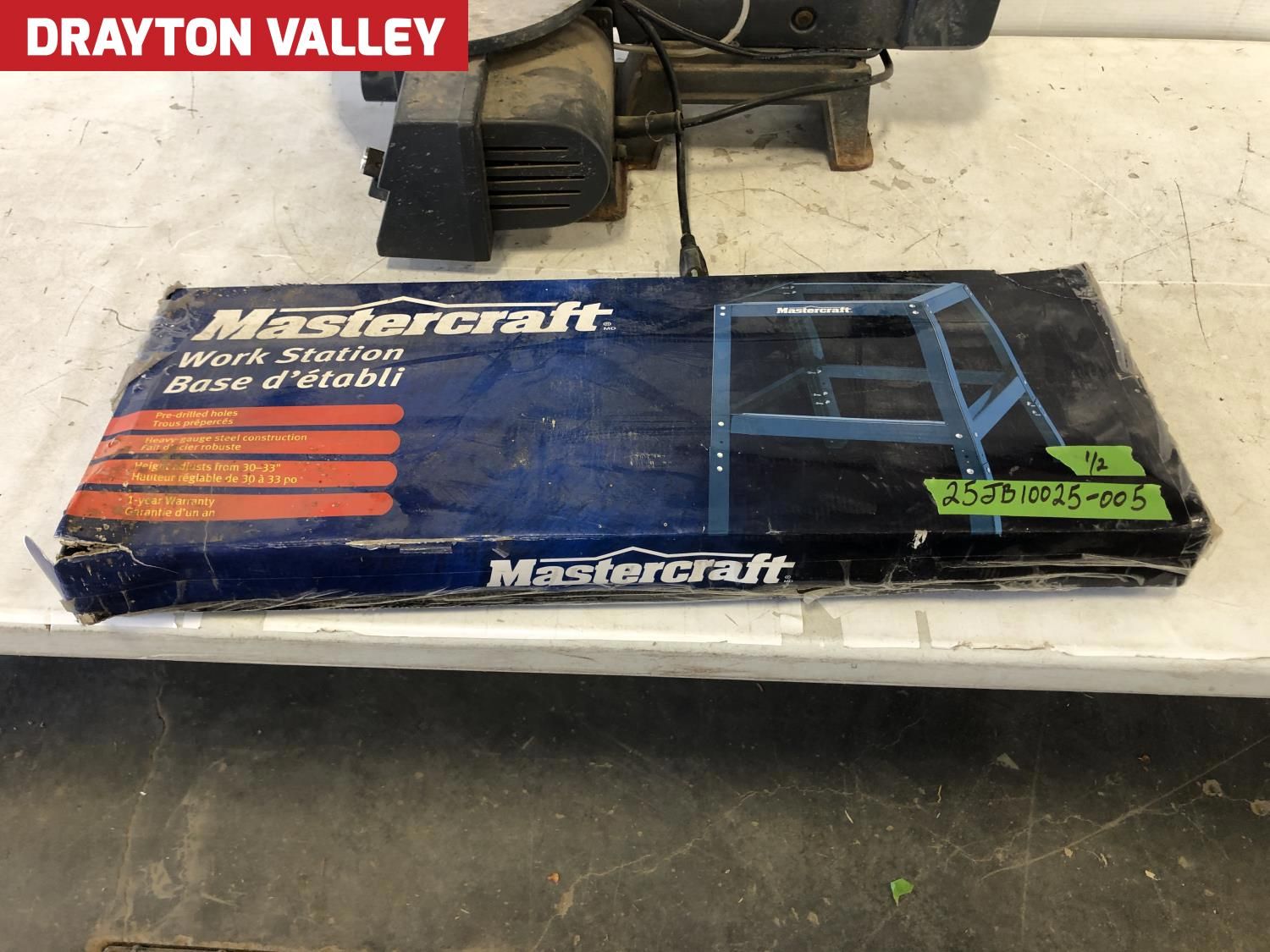 Craftsman 16 Inch Scroll Saw with Extra Blades and Mastercraft Work Station [25JB10025-005 ...