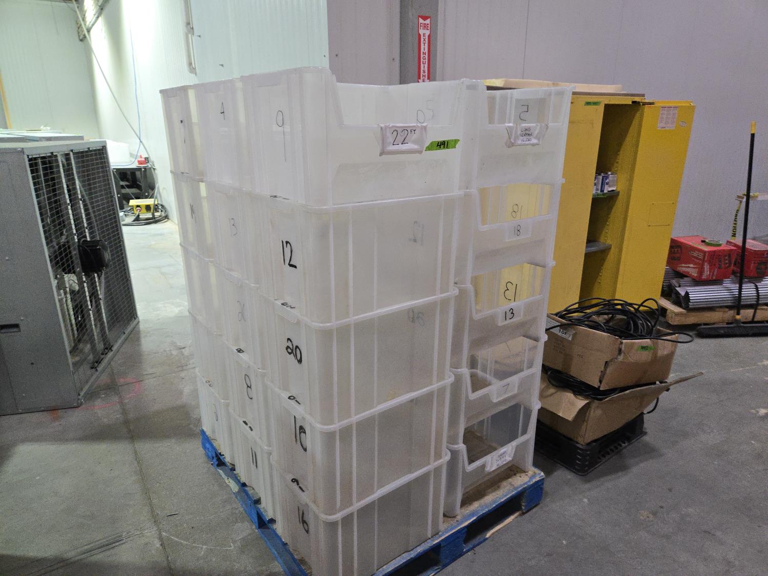 (30) Poly Stackable Totes [25BJ41001-491] | Team Auctions