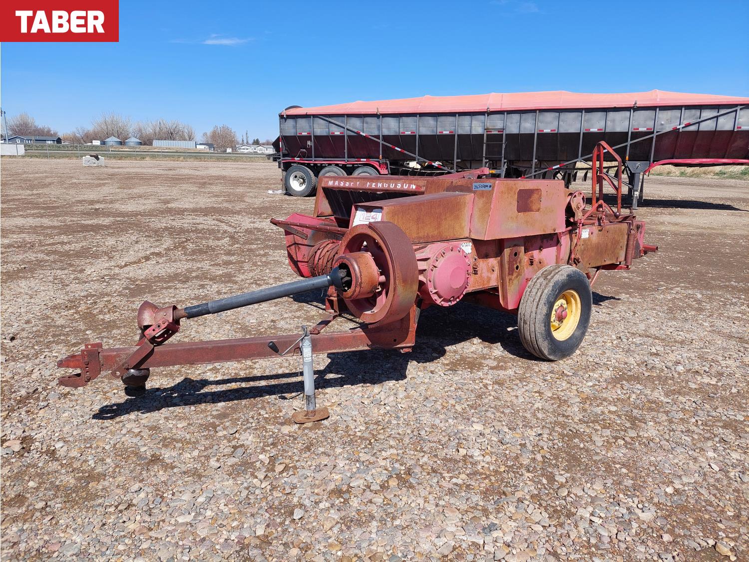 Massey Ferguson 124 Small Square Baler [25EE02049-001] | Team Auctions
