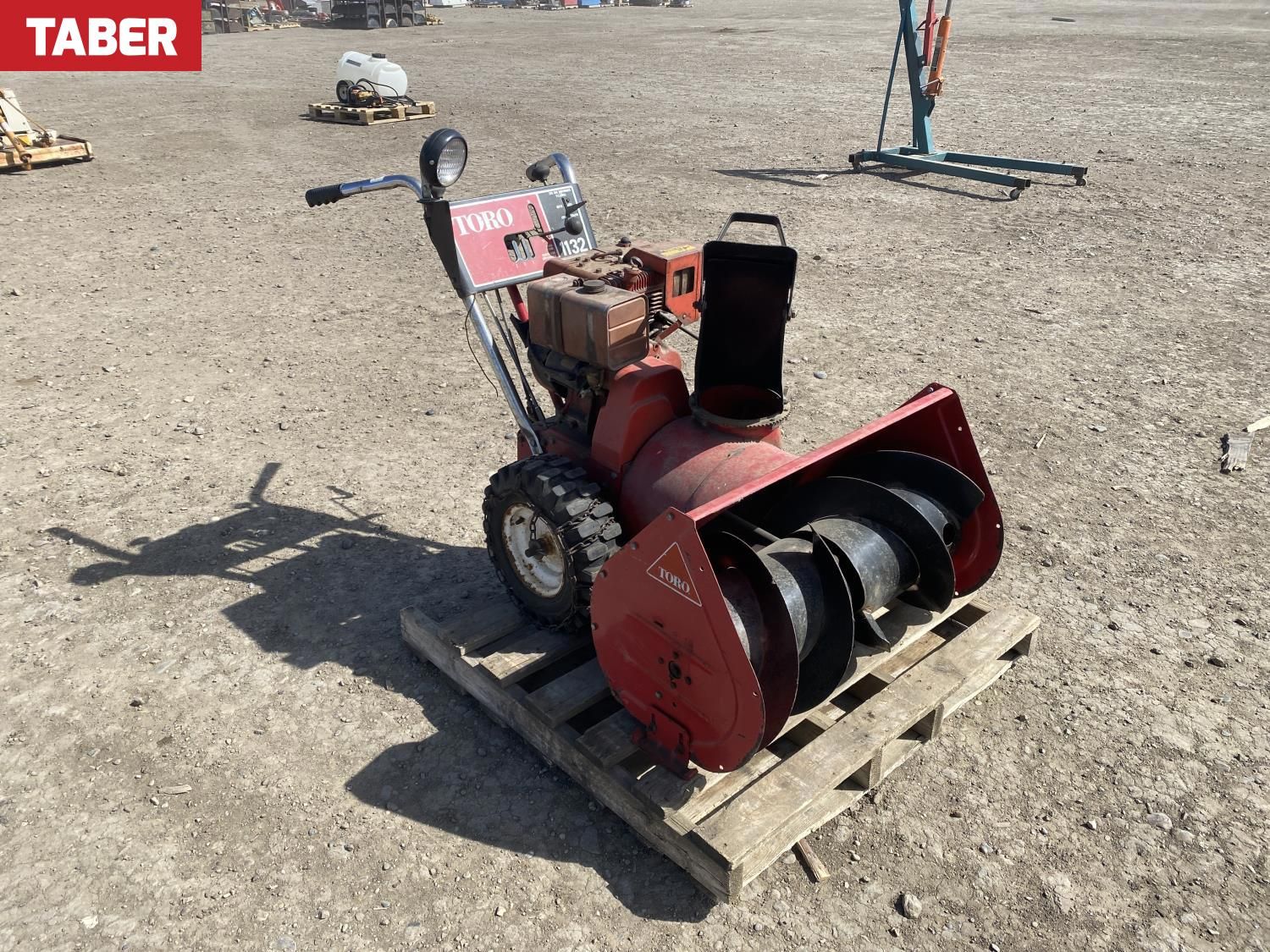 Toro 1132 32 Inch Snow Blower [25EF02032-017] | Team Auctions