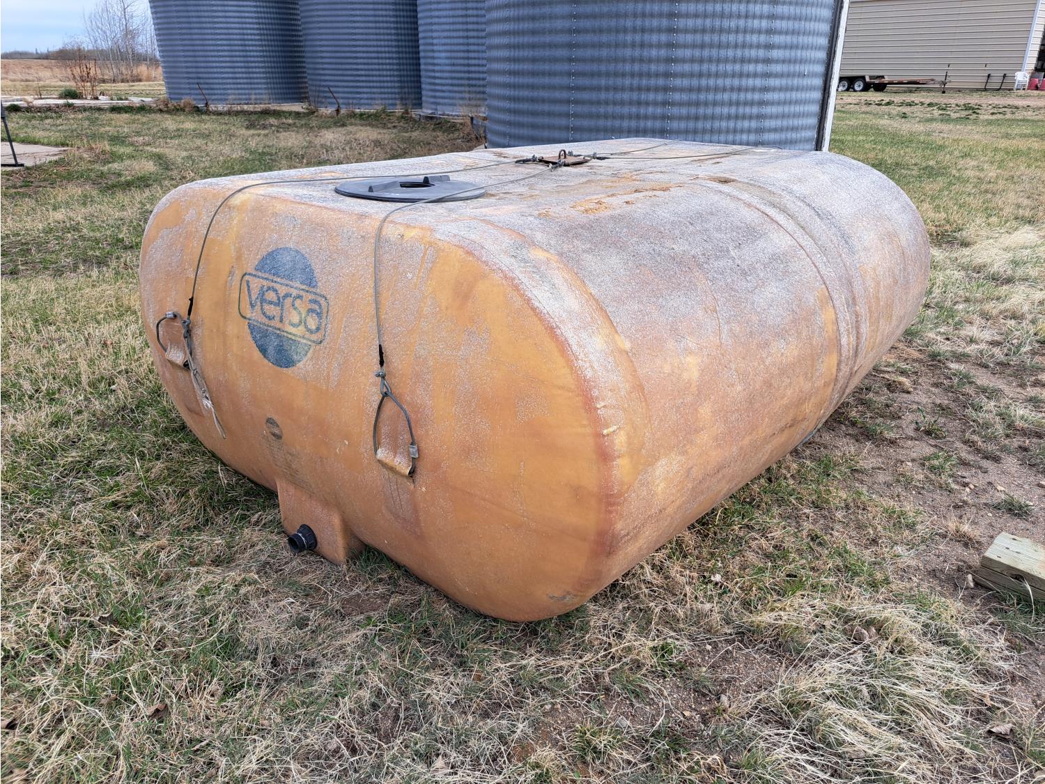 Versa Viberglass 1250 Gallon Water Tank [24FF07001-089] | Team Auctions