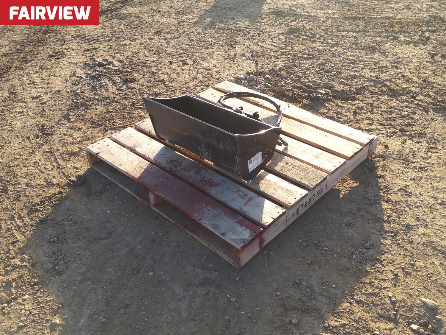 Vicsec 24 Inch Mini Excavator Bucket [25KC07050-002] | Team Auctions