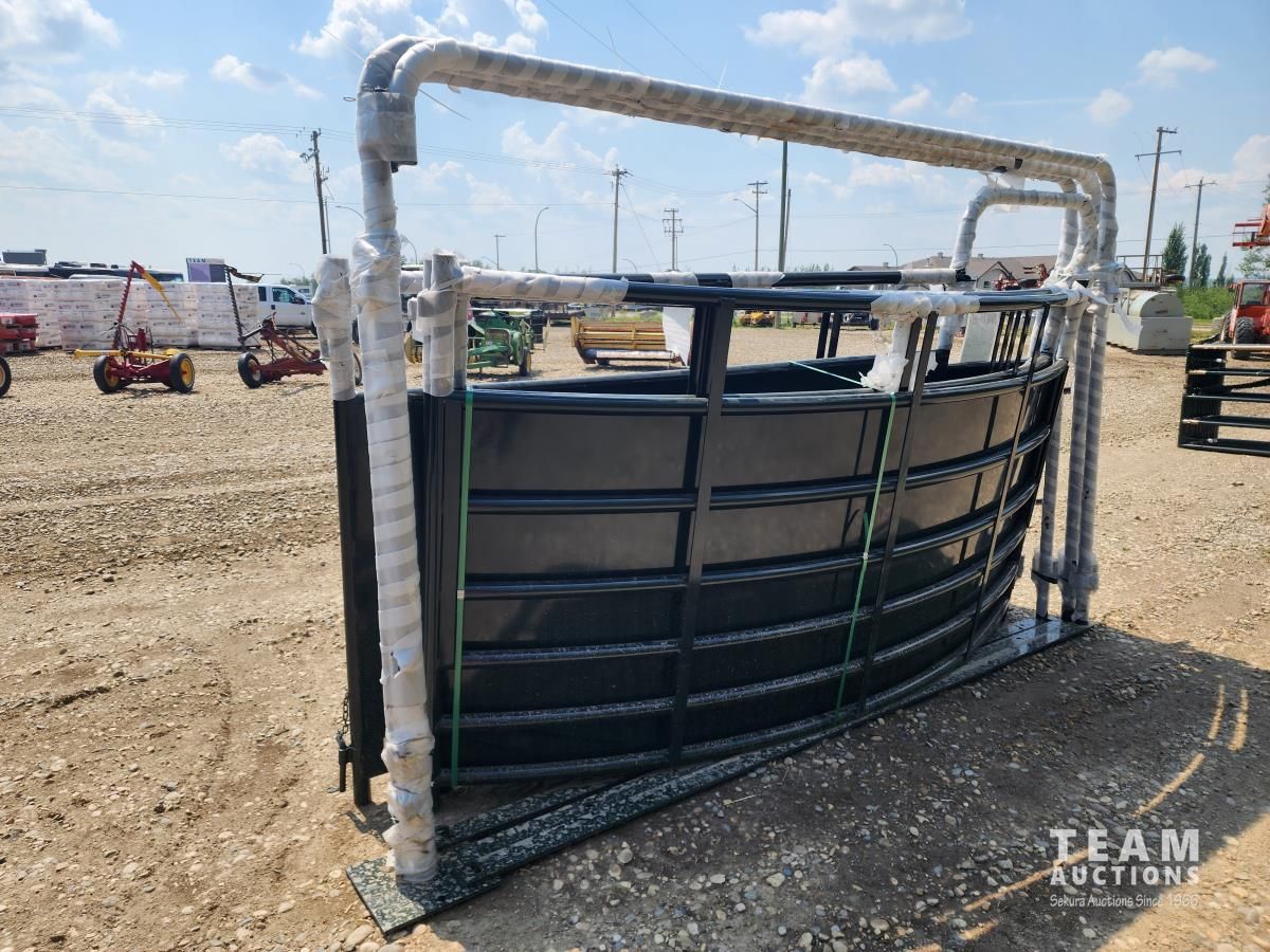 Heavy Duty 50 X 10 Ft Fully Sheeted Cattle Crowding Tub [23GJ18993-016 ...
