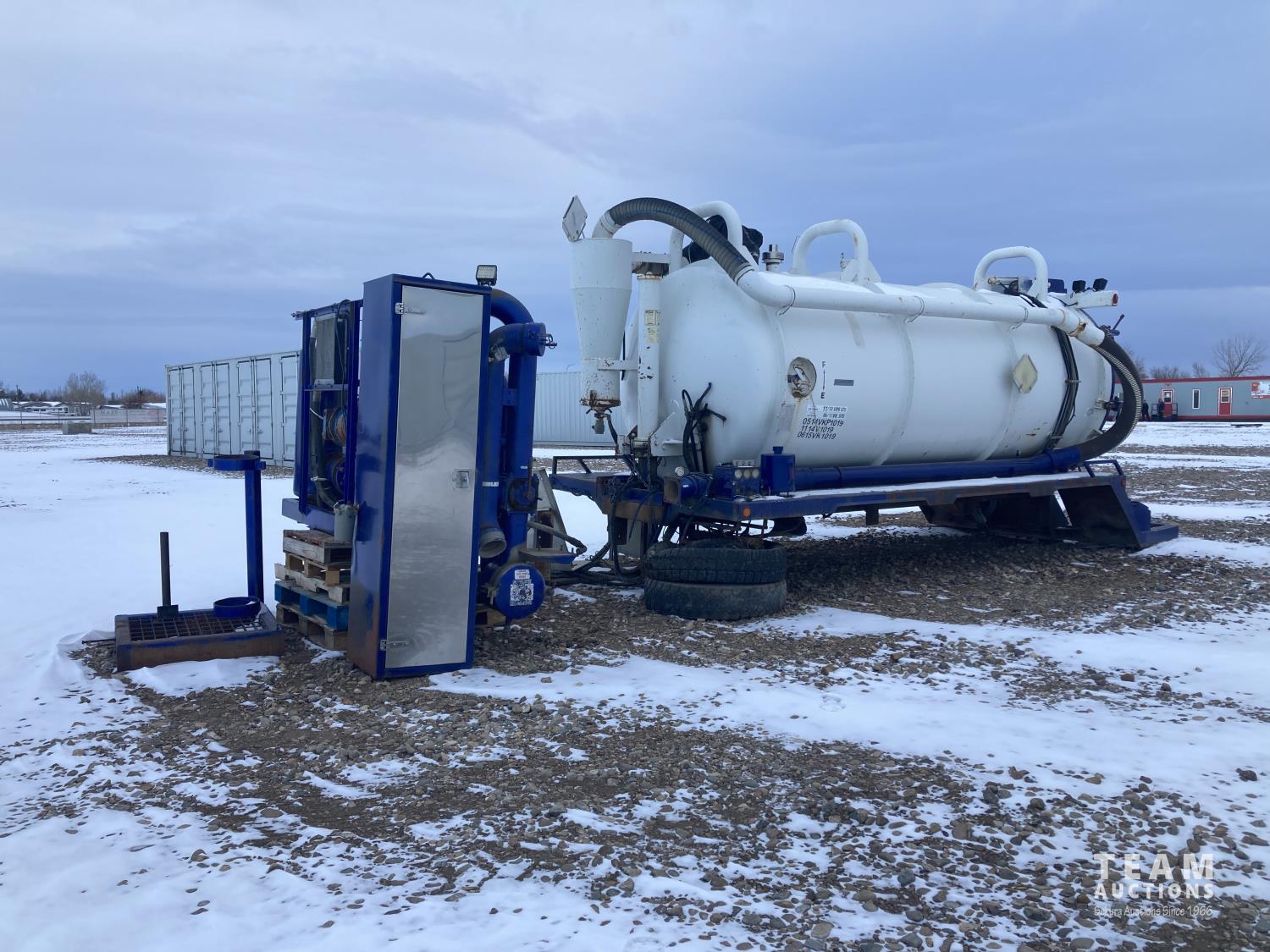 2005 Vacuum Industrial Products 15,000 Liter Hydro Vac Tank W/Frame ...