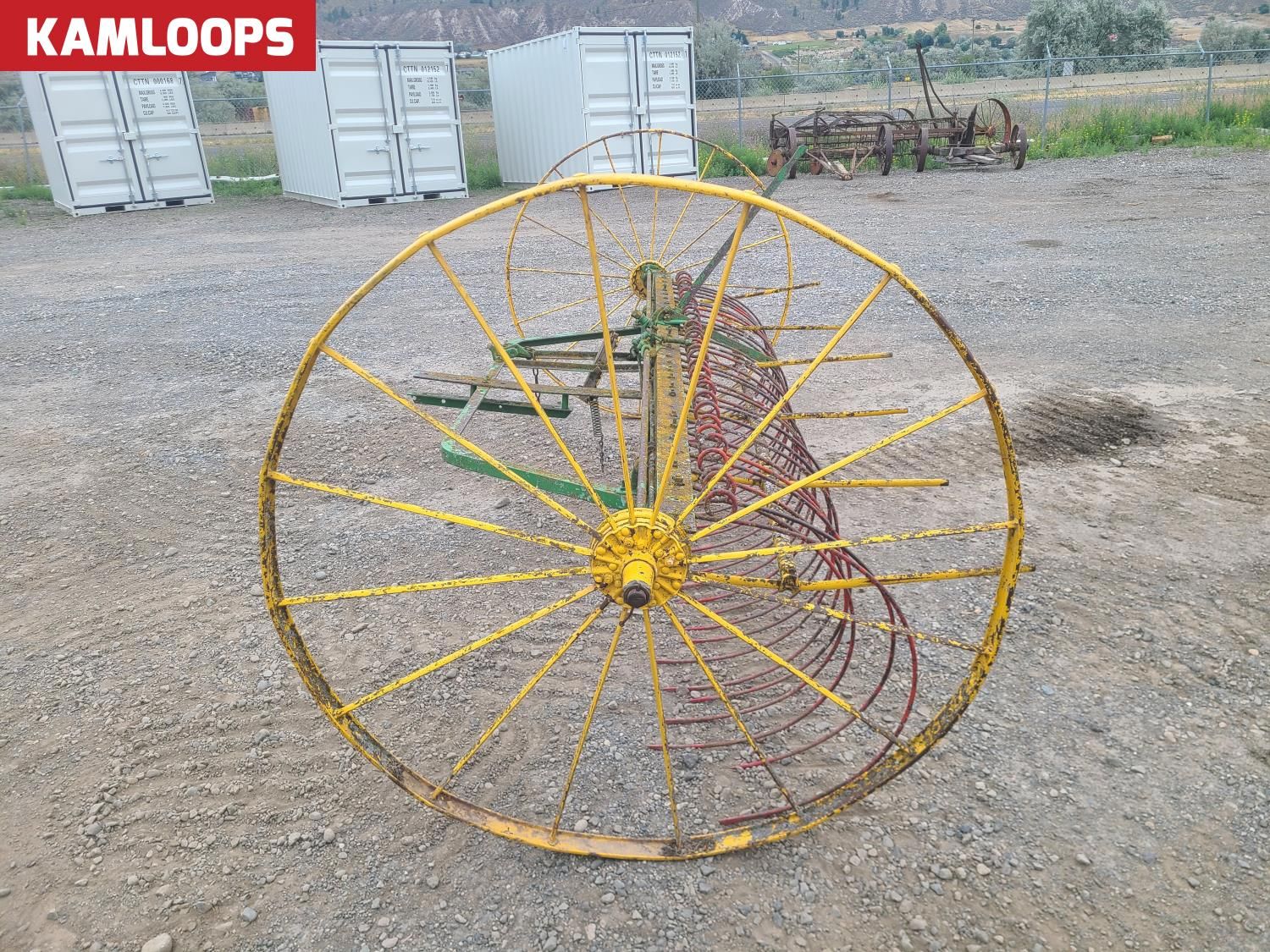 John Deere Antique Sulky-Style Rake [25IB32005-004] | Team Auctions