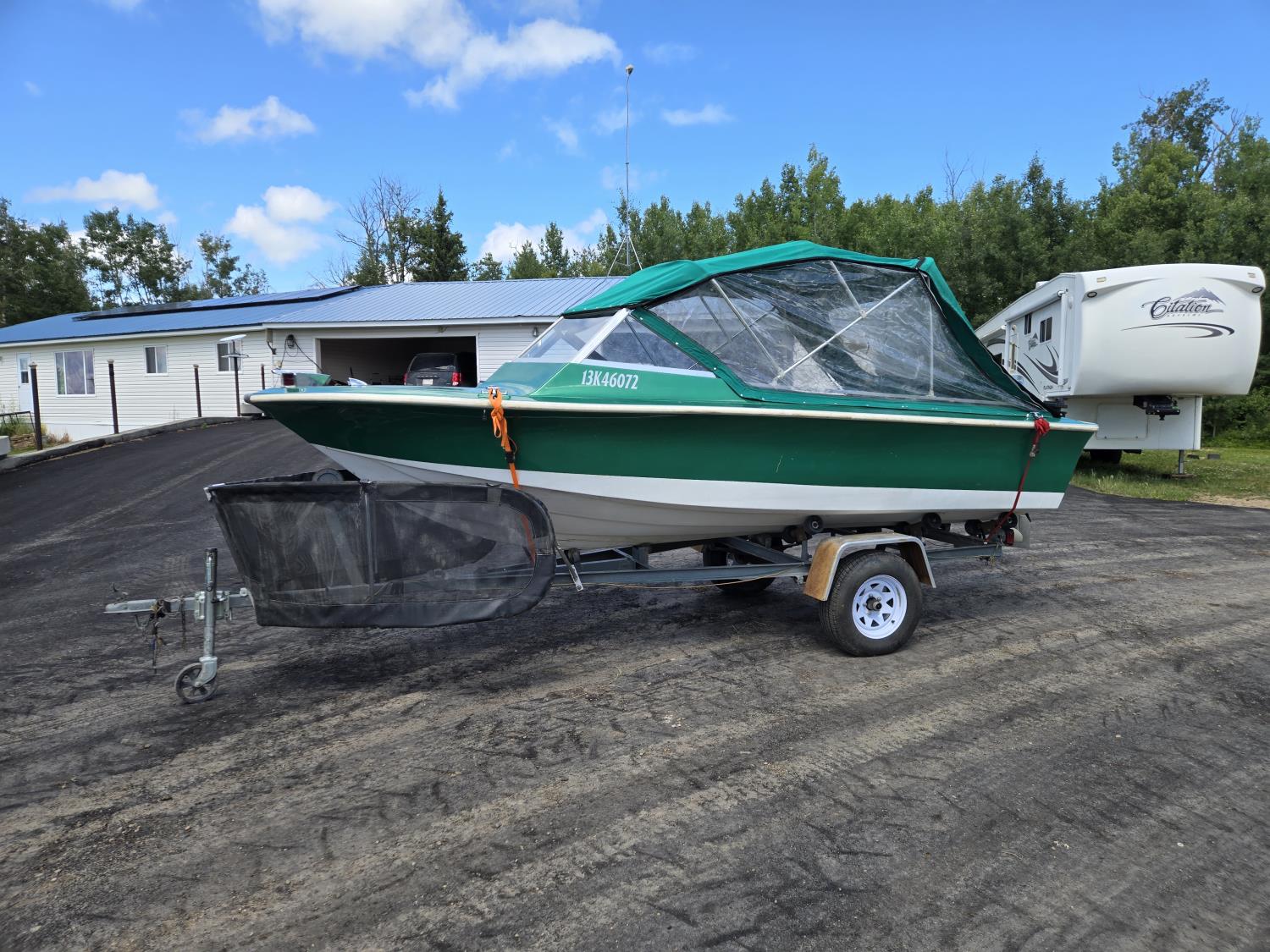 Larson Volero 177 17 Ft Fibergalss Deep Hull Boat with S/A Trailer ...