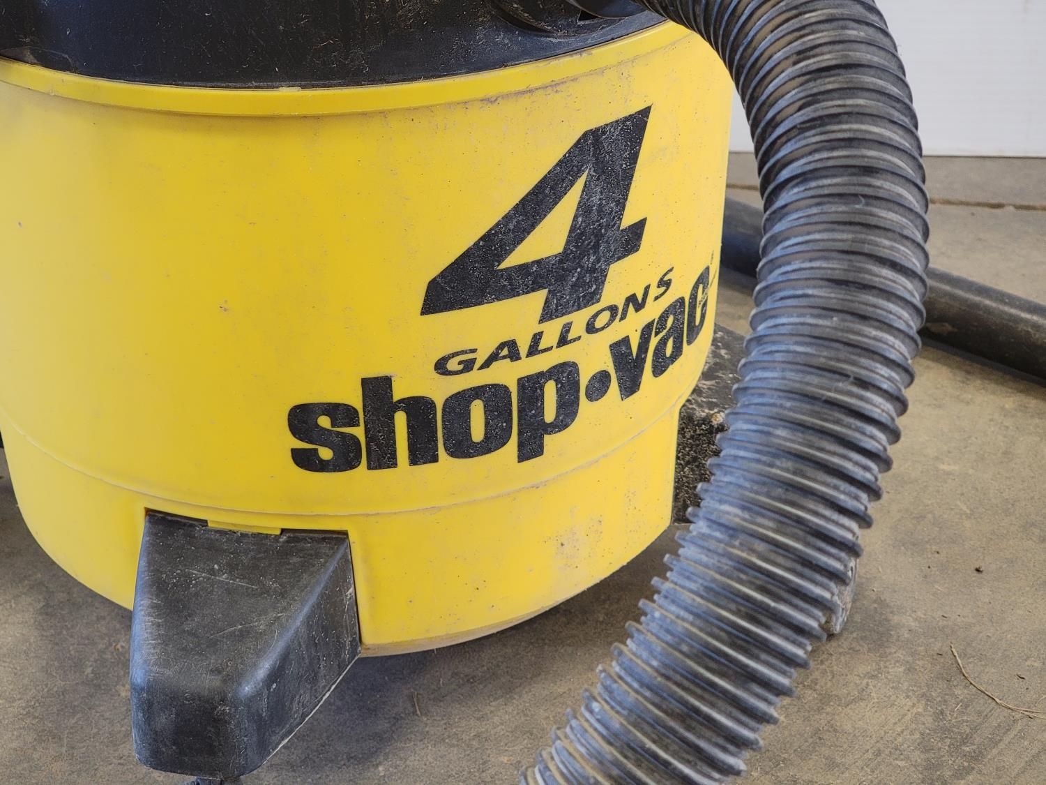 Shop-Vac 3150 4 Gallon Wet/Dry Shop Vacuum [24GC10019-001] | Team Auctions