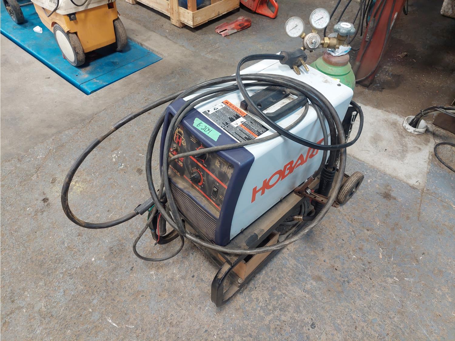 Hobart Handler 175 Mig Welder w/ Angle Grinder [24JH02006-204] | Team ...