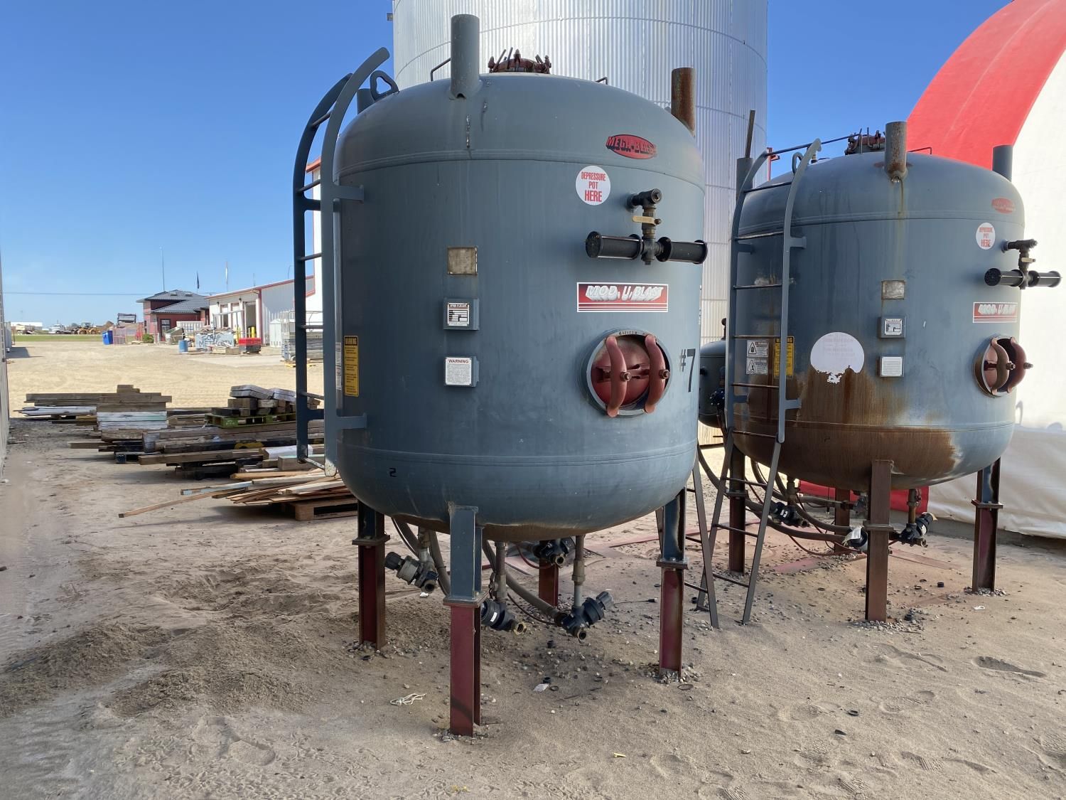 Mod-U-Blast MB160 8 Ton Blast Pot [25IO02001-598] | Team Auctions