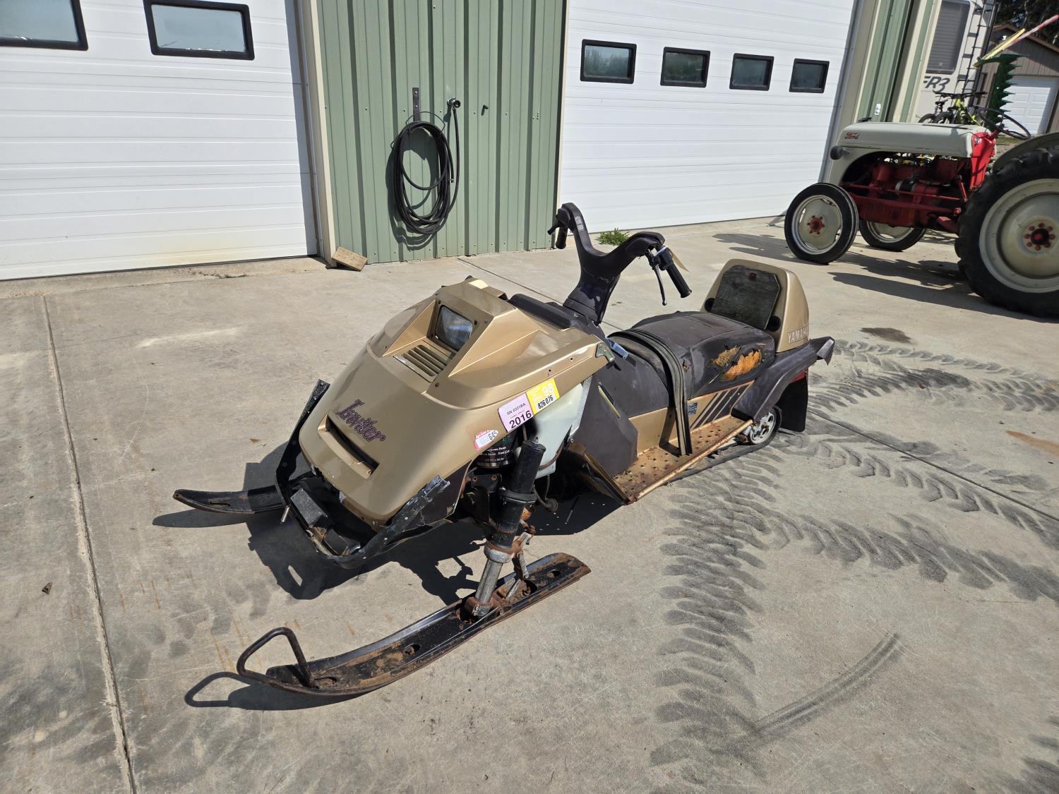 1987 Yamaha Inviter Vintage Snowmobile (Parts Machine) [25IJ05001-114 ...