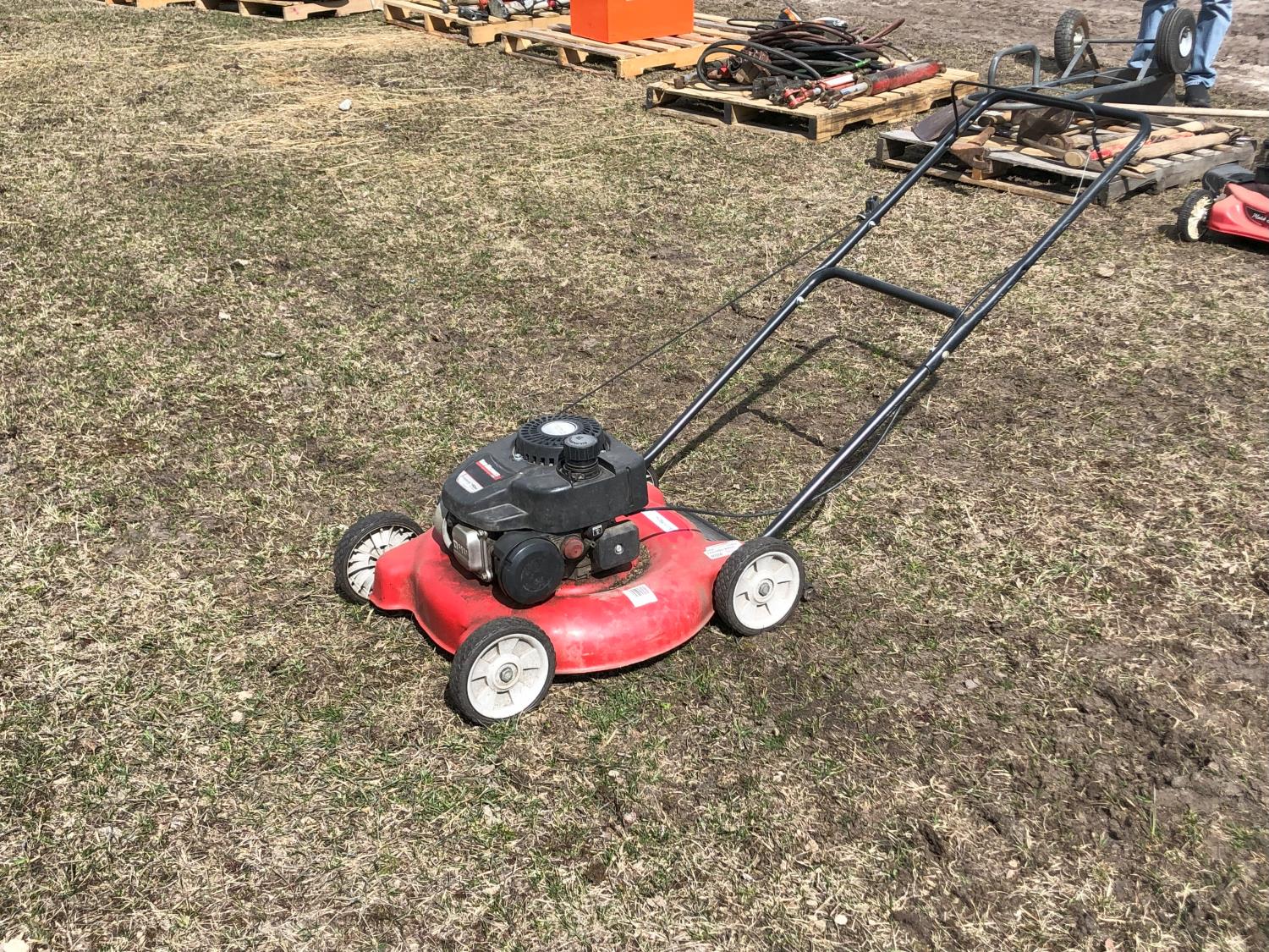 Yard Machine Lawn Mower [24EM08002-117] | Team Auctions