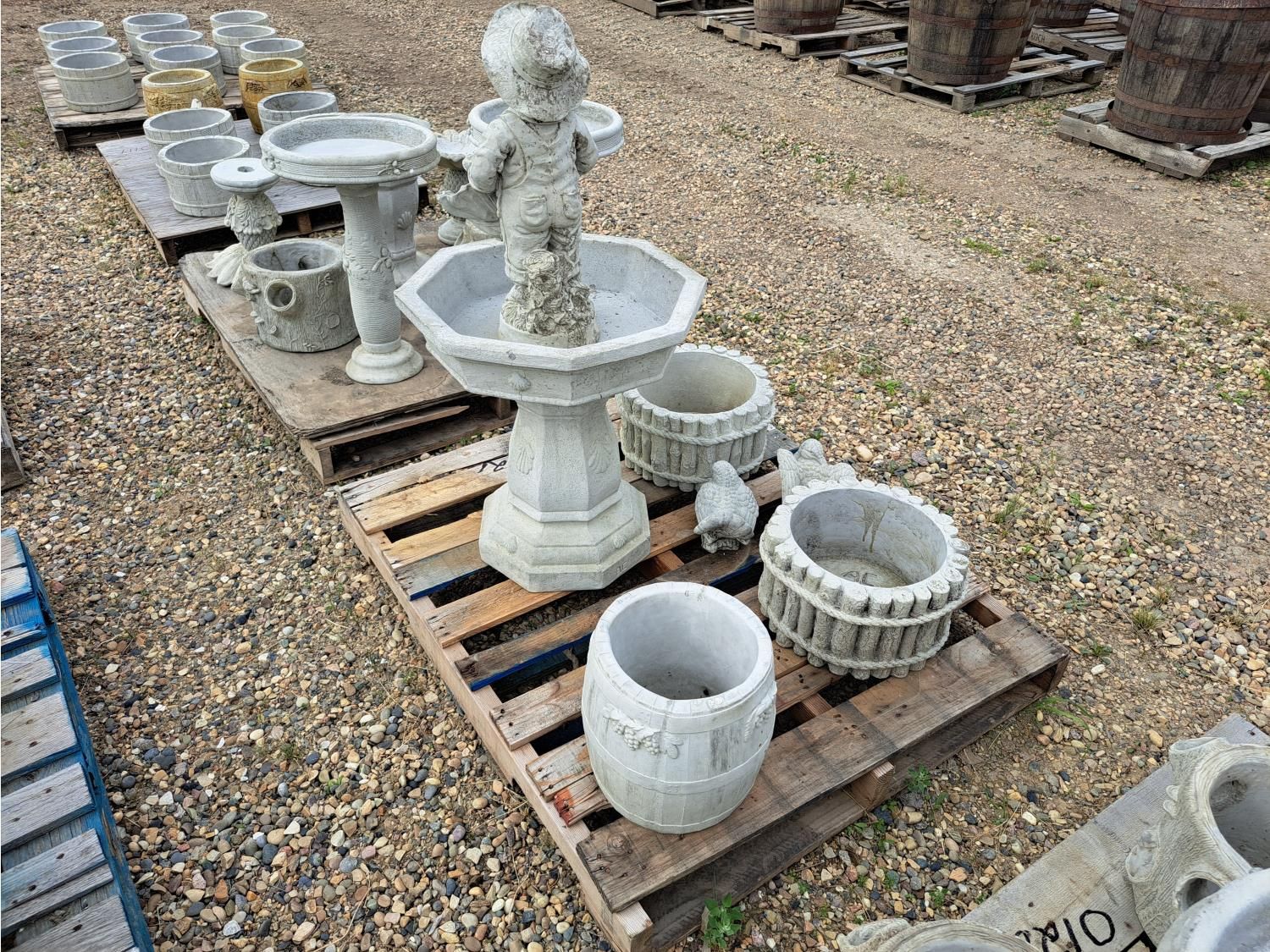 Concrete Lawn Decor Statue with Stand and Planter (Unused) [24IJ07001 ...
