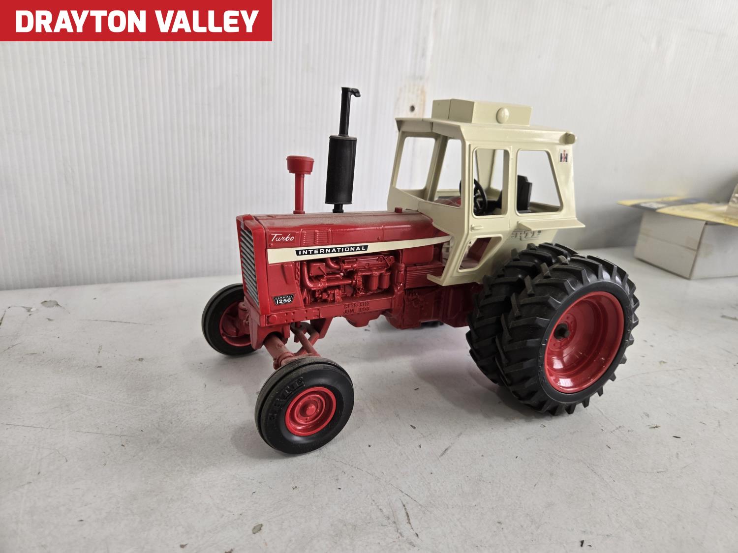 International 1256 2WD Tractor [25IS05001-113] | Team Auctions