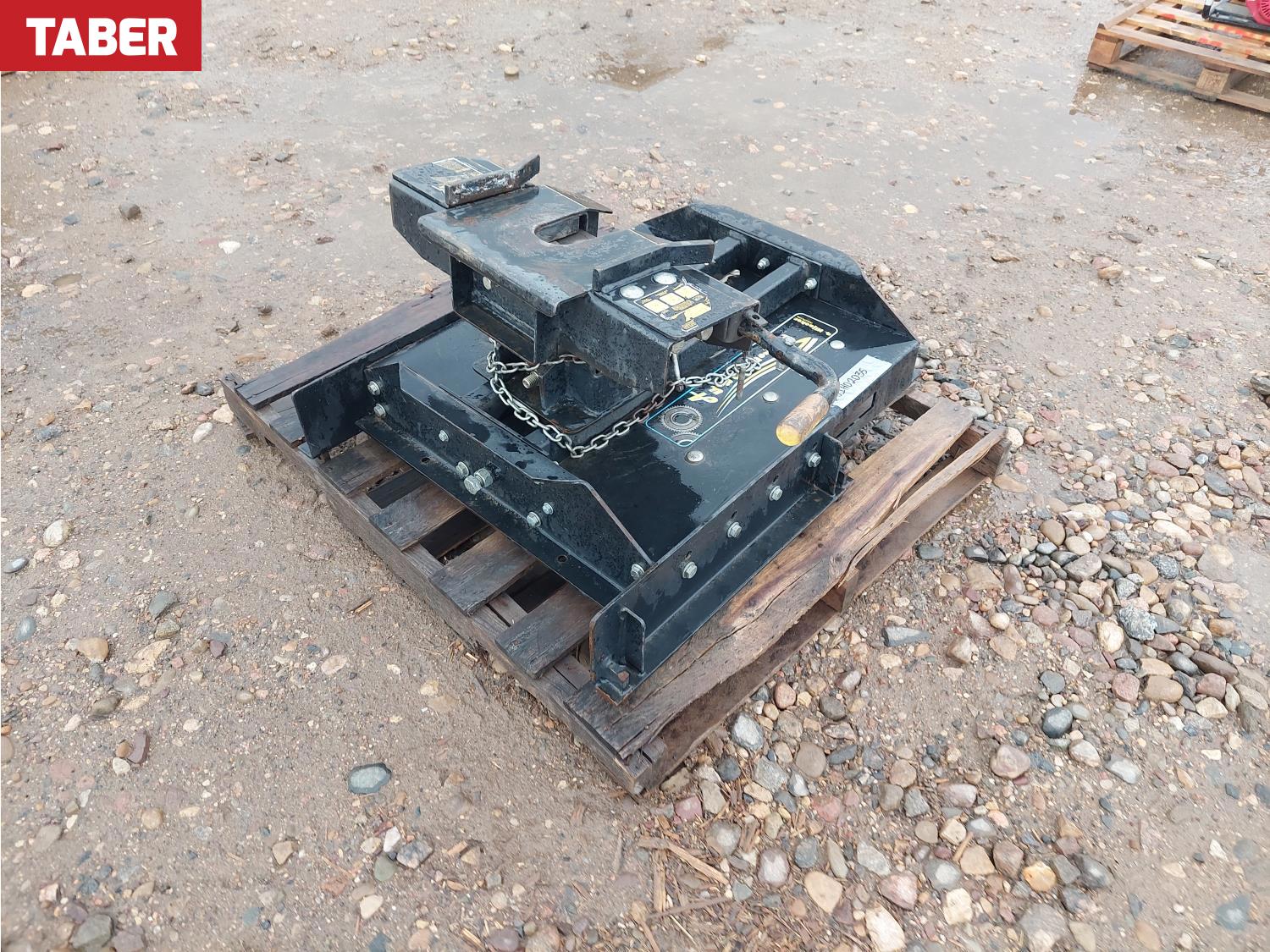 Hijacker Autoslide Fifth Wheel Plate [25IH02035-007] | Team Auctions