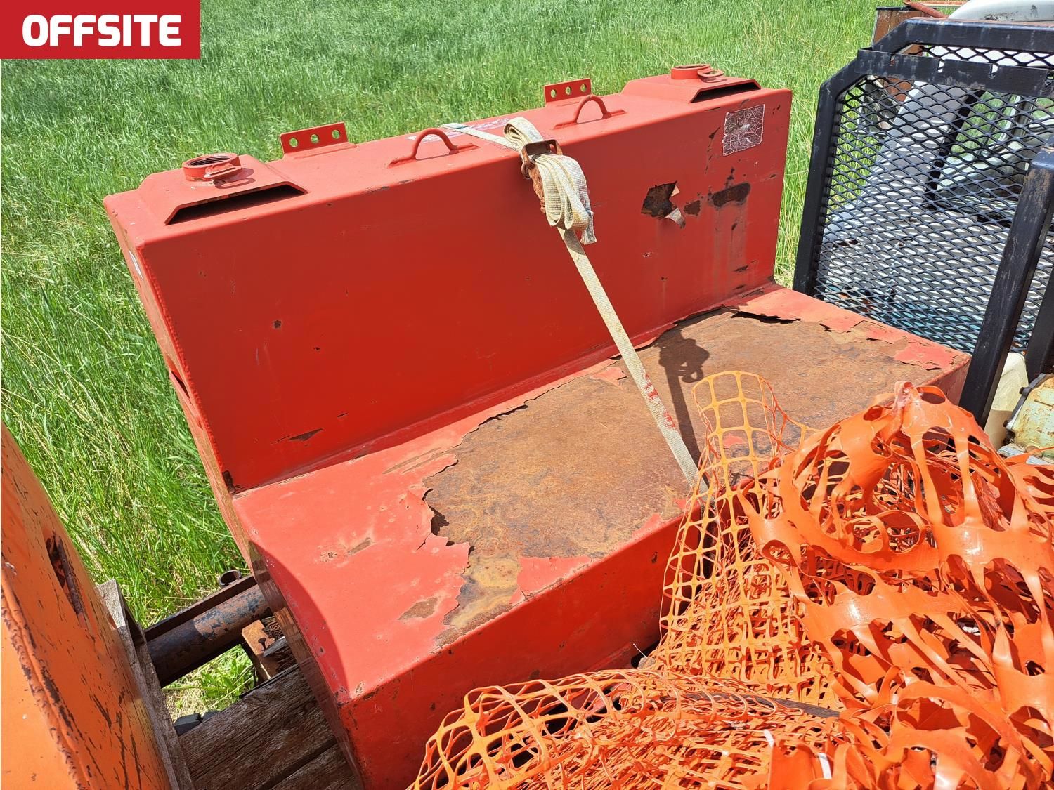 L-Shaped Fuel Tank [25FF06017-003] | Team Auctions