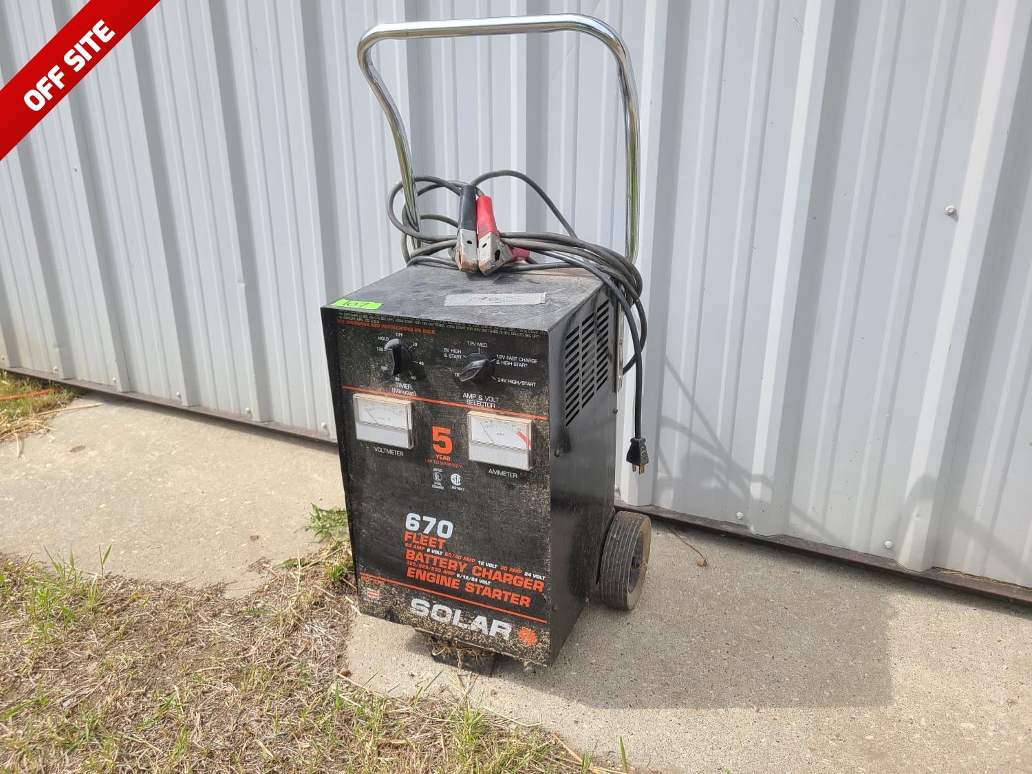 Solar 670 Battery Charger [24FE37041-107] | Team Auctions