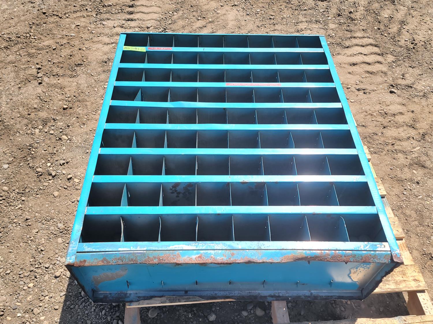 72 Compartment Bolt Bin with Contents [24GC37997-017] | Team Auctions