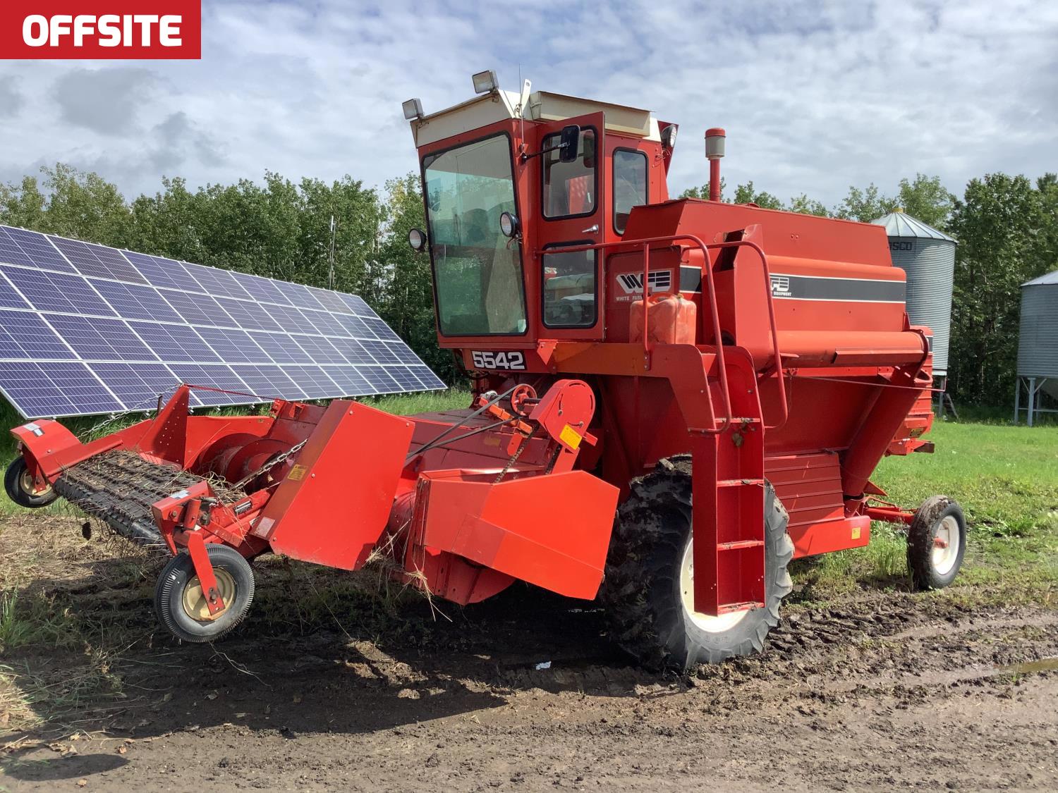 1982 White Farm Equipment 5542 Wheatland Combine [25HC05020-001]