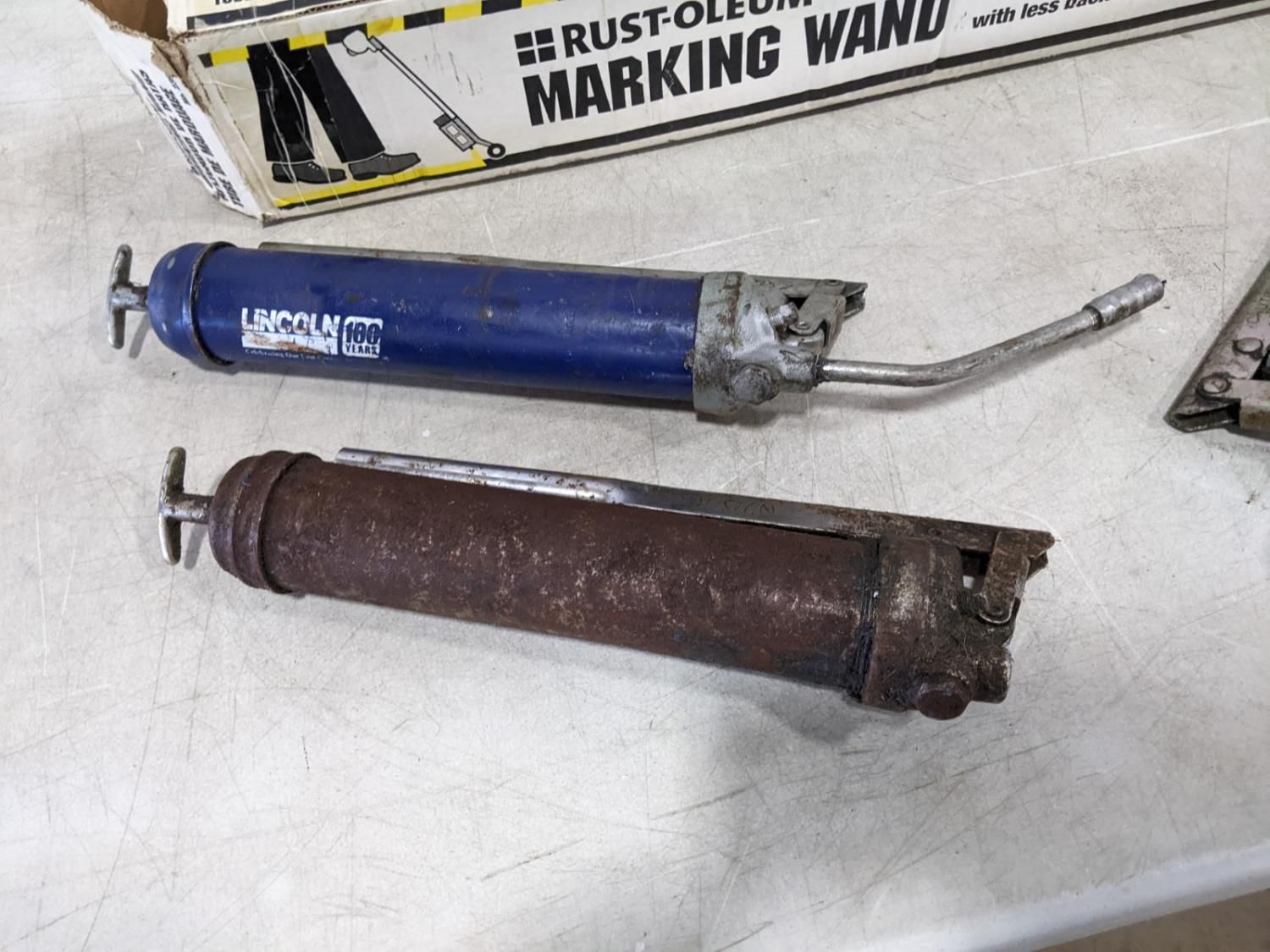 Rust-oleum Marking Wand, (4) Lincoln Grease Guns and 20 L Jerry Can ...