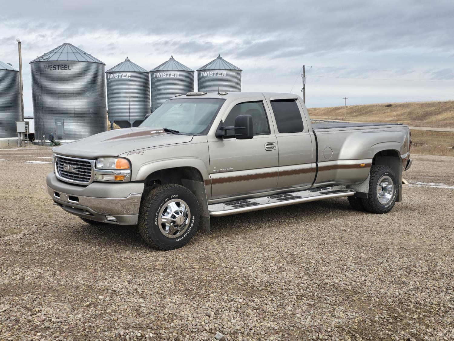 2001 GMC Sierra 3500 4X4 Extended Cab Dually Pickup Truck [25CE02001 ...