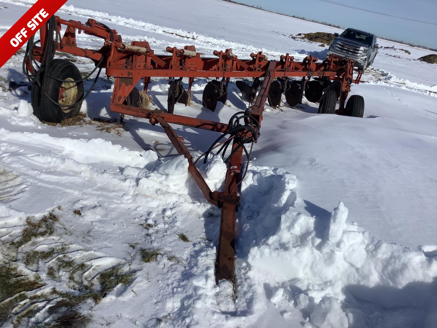 Melroe 903 8 Bottom Plow [25DG05016-002] | Team Auctions