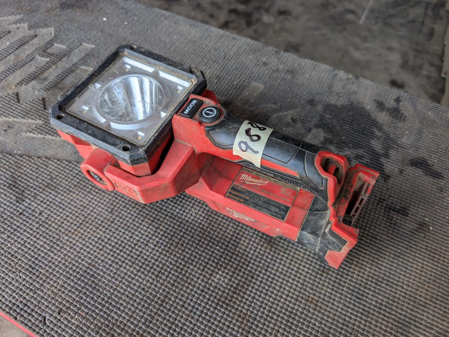 Milwaukee 2354-20 M18 LED Search Light [24GI03001-988] | Team Auctions