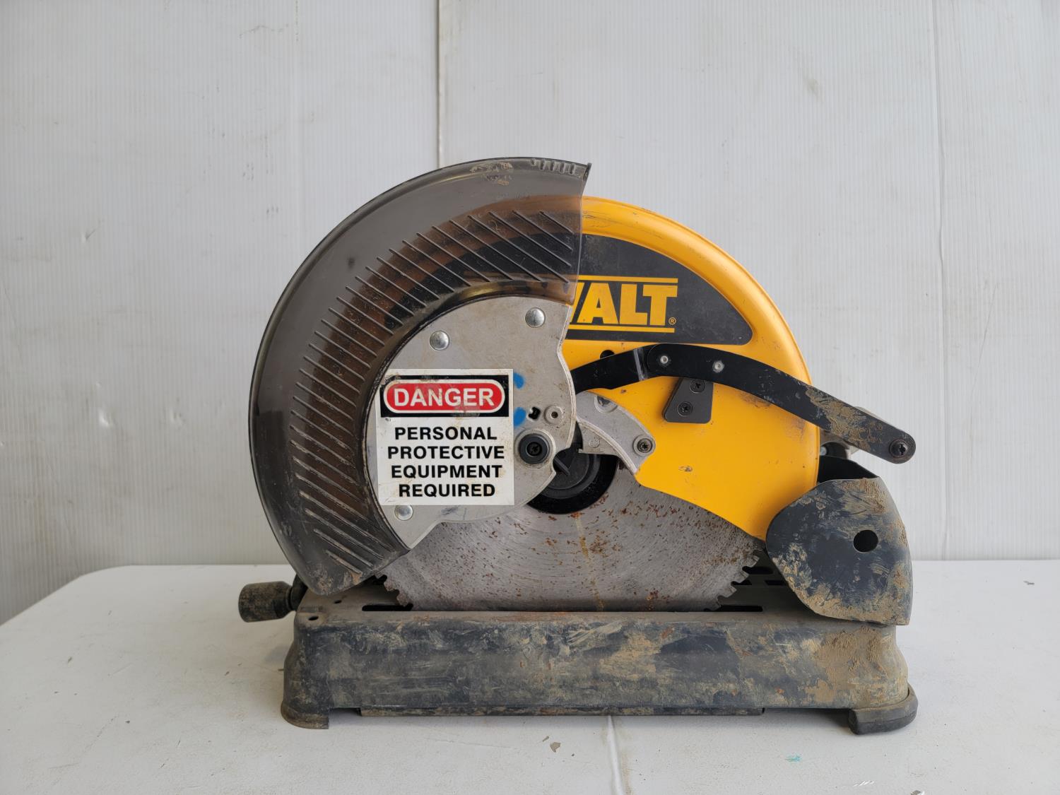 DeWalt DW872 14 Inch Multi Cutter Saw [25DC37001-051] | Team Auctions